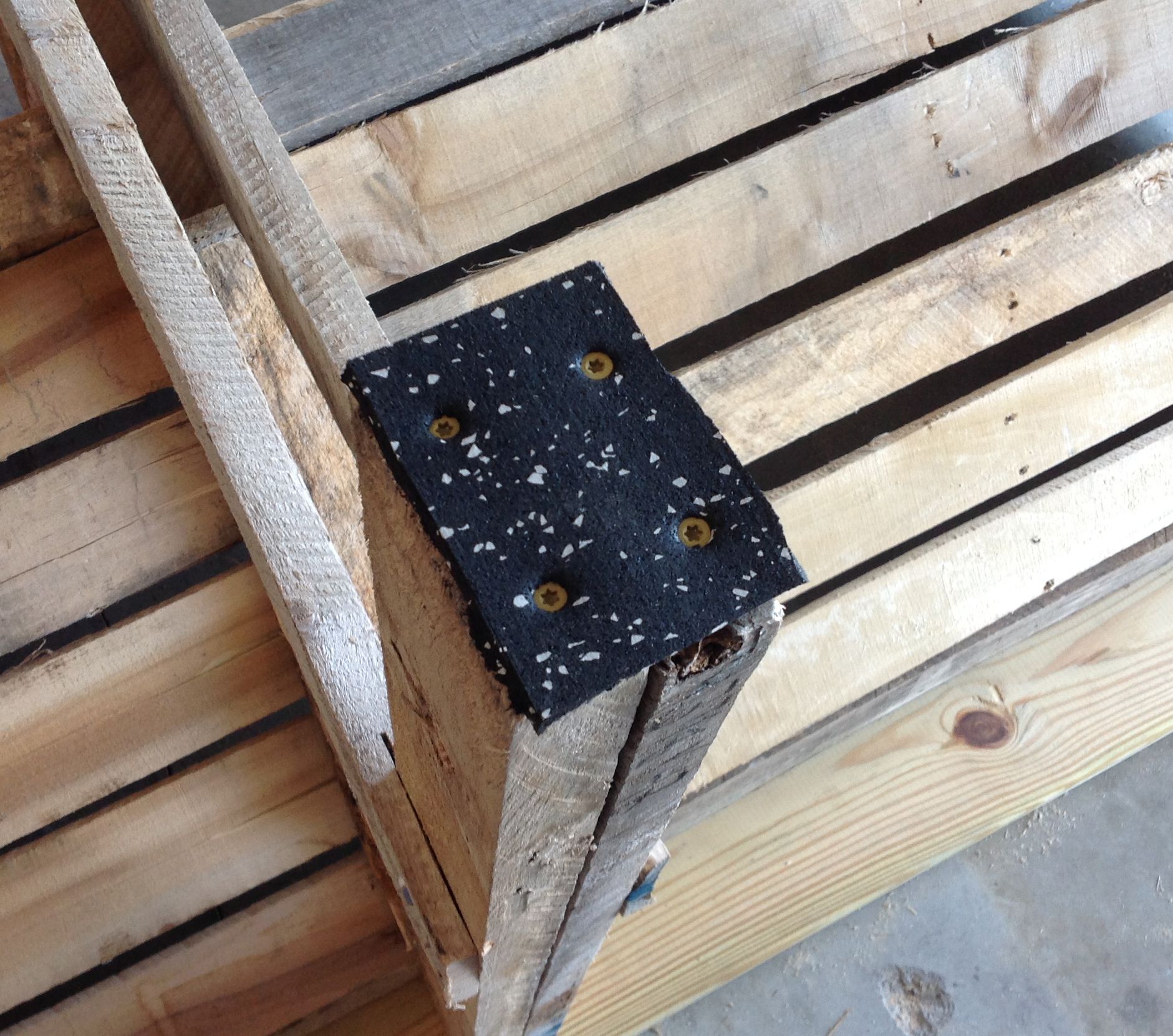 Raised Planter Bed From Pallets : 8 Steps (with Pictures) - Instructables