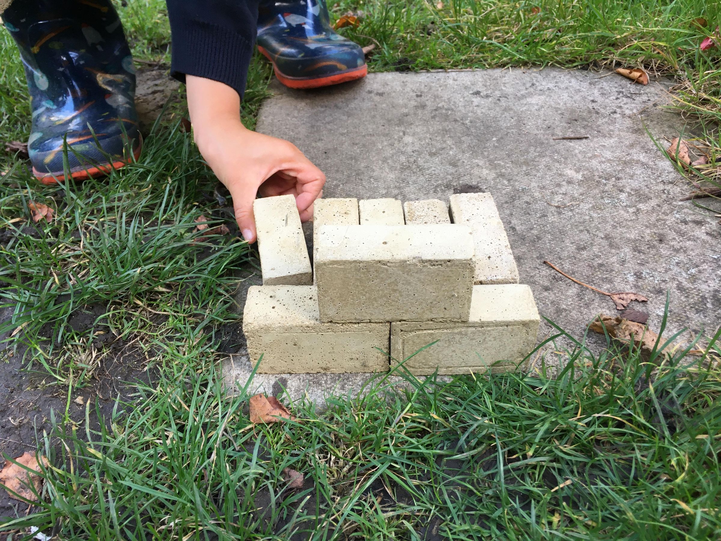 Mini Concrete Blocks - All Weather Building! : 17 Steps (with Pictures ...
