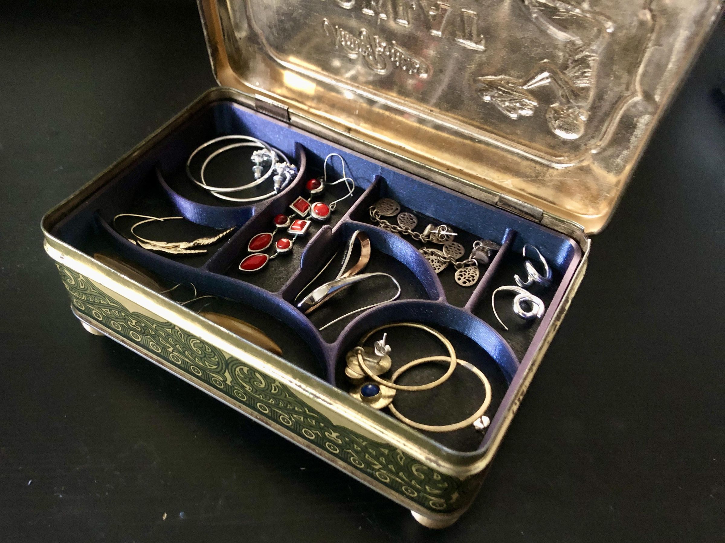 Custom Jewelry Box From a Vintage Container : 6 Steps (with Pictures ...