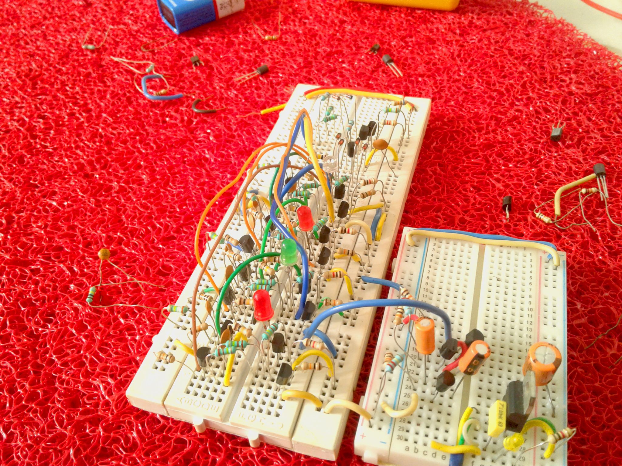 BCD Counter Using Discrete TRANSISTORS : 16 Steps - Instructables