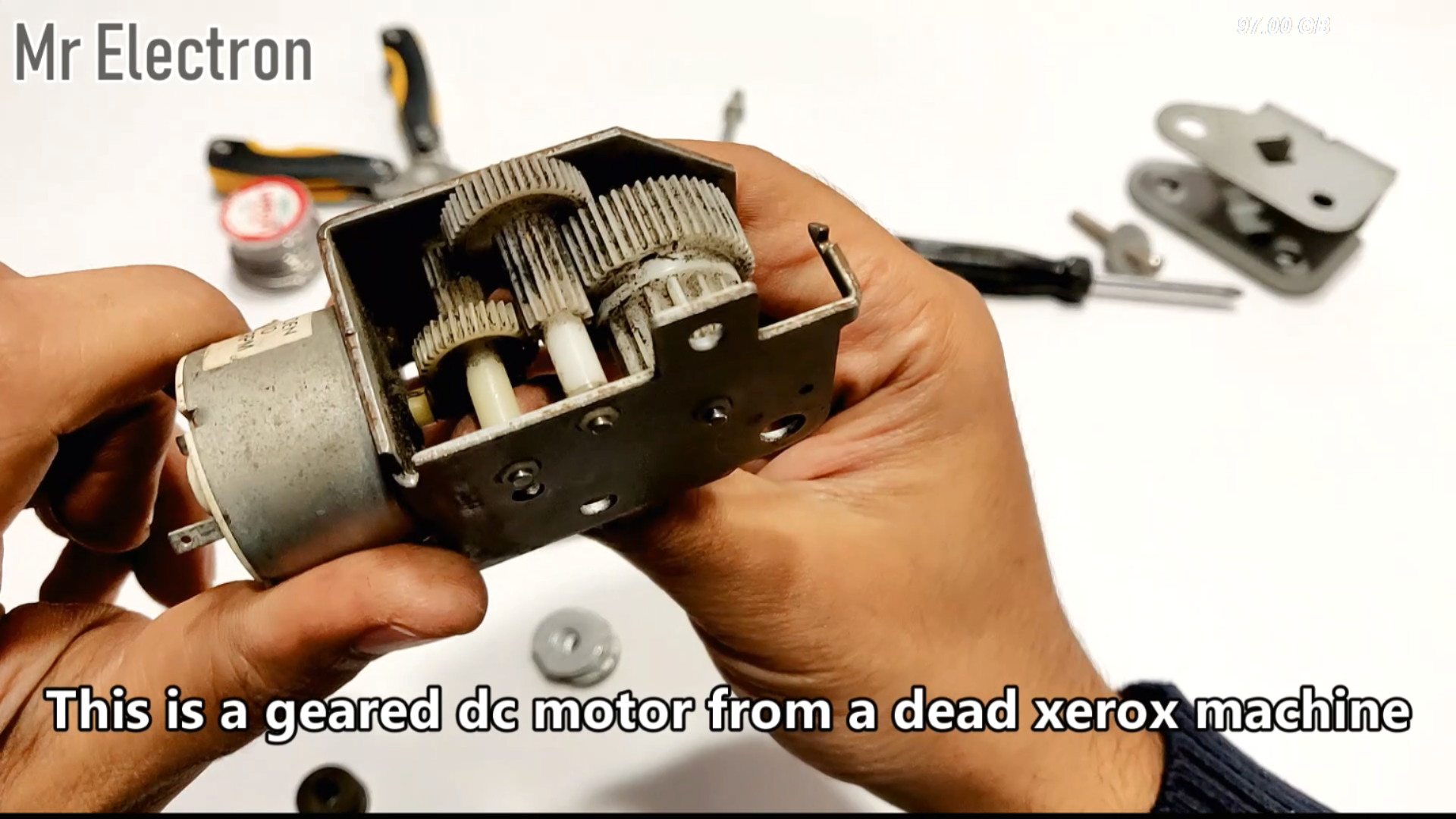 Homemade Auto Feed Solder Gun for Soldering Iron DIY : 3 Steps ...