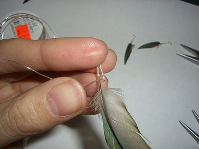 How to Wire Wrap a Feather - Method 2 : 4 Steps (with Pictures ...