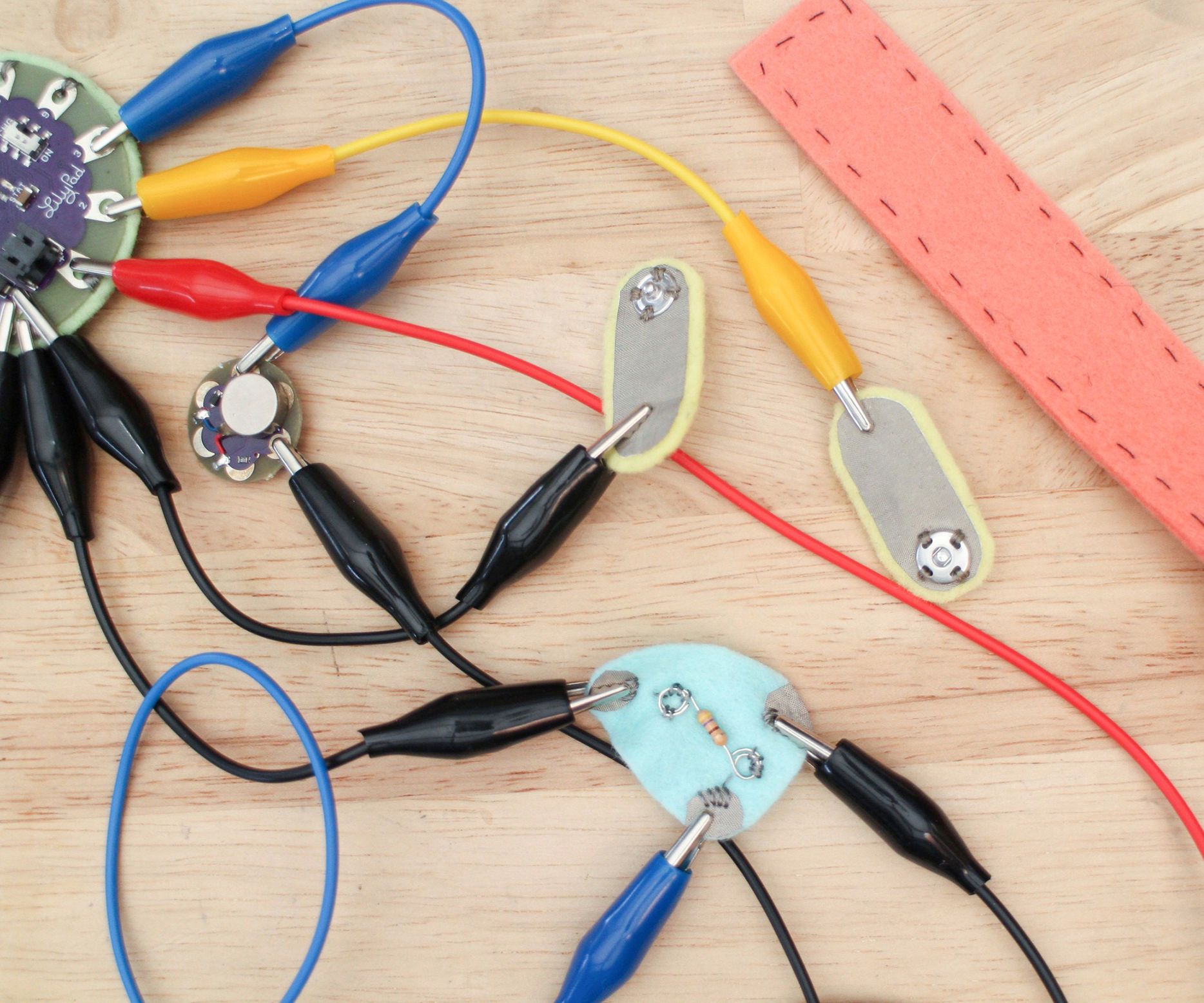 Wearable Electronics Class - Instructables