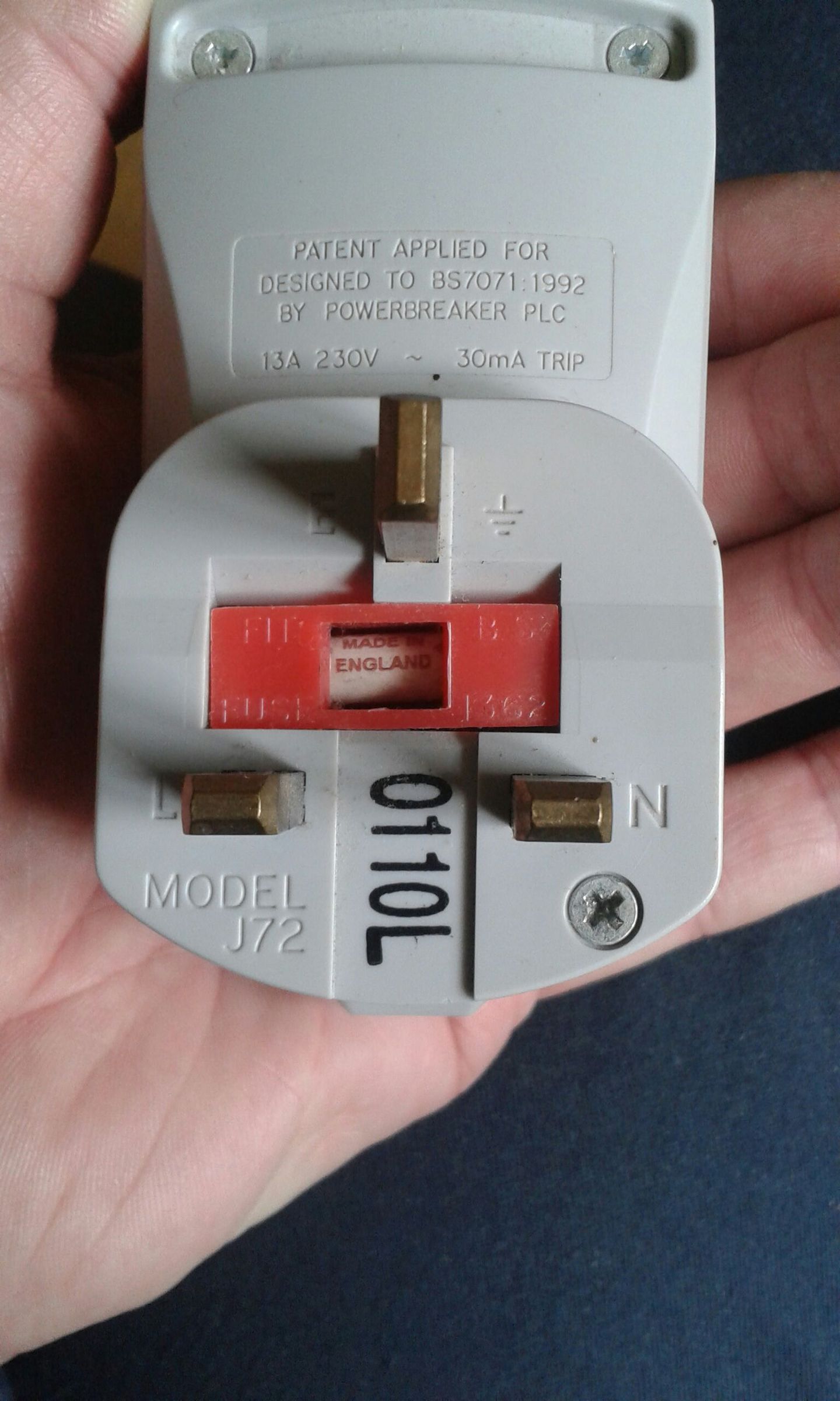 UK/European Extension Cable : 3 Steps - Instructables