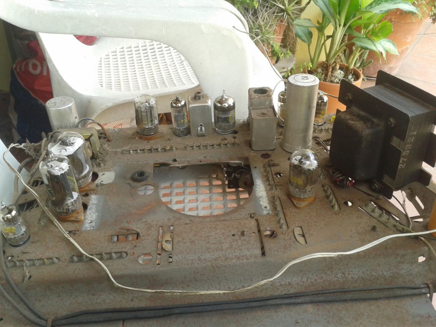 DIY Tube Amplifier With Old Tv : 11 Steps - Instructables