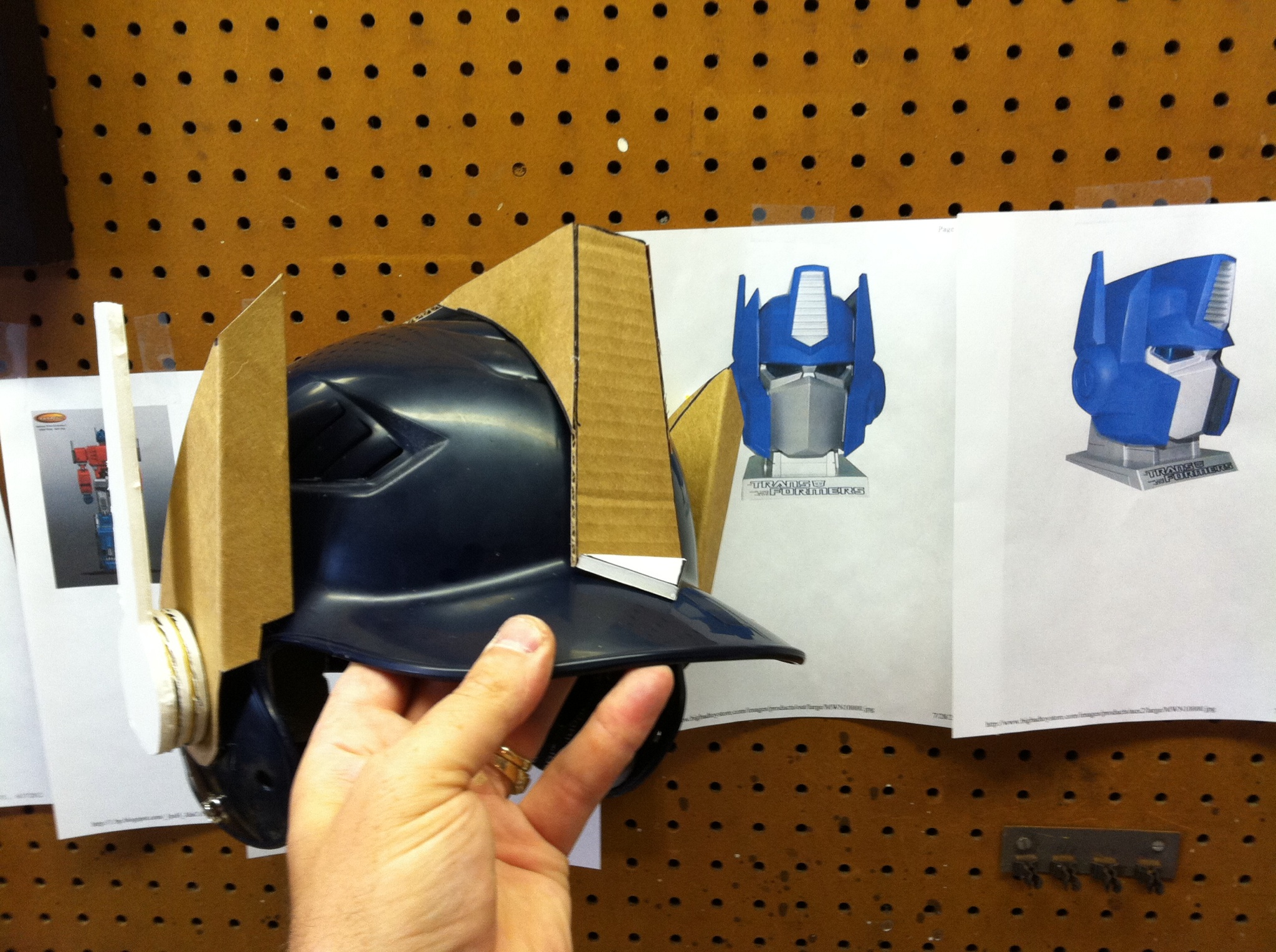 Optimus Prime (G1) Costume : 16 Steps (with Pictures) - Instructables