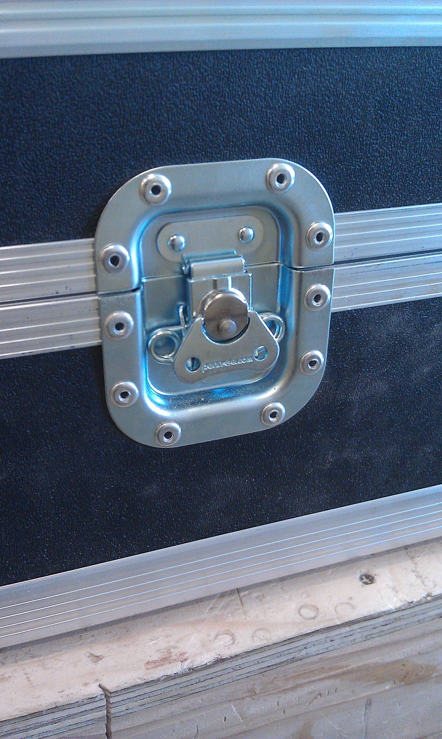 Road Case : 8 Steps - Instructables