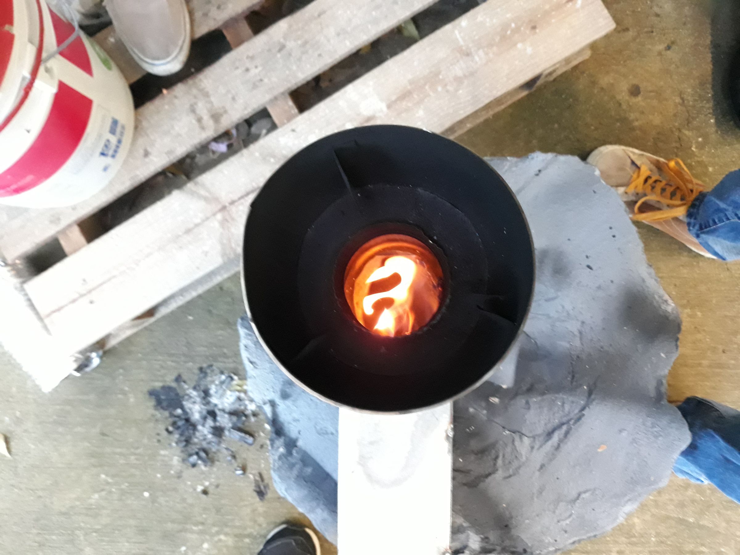 Rocket Vortex Stove : 5 Steps - Instructables