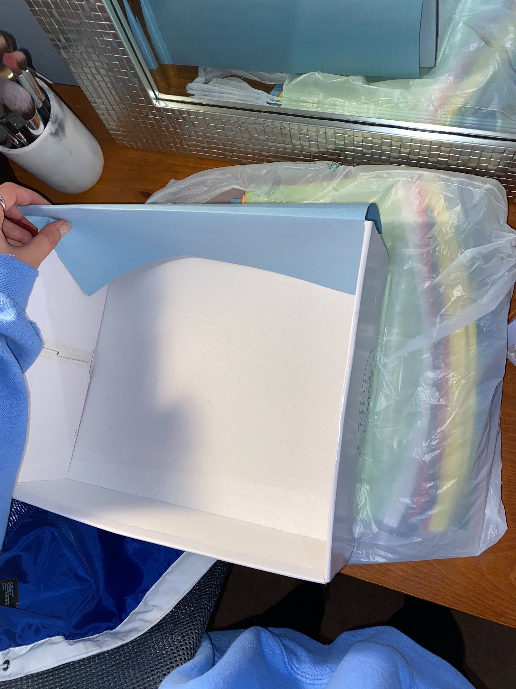 The Shoebox Aquarium : 10 Steps - Instructables