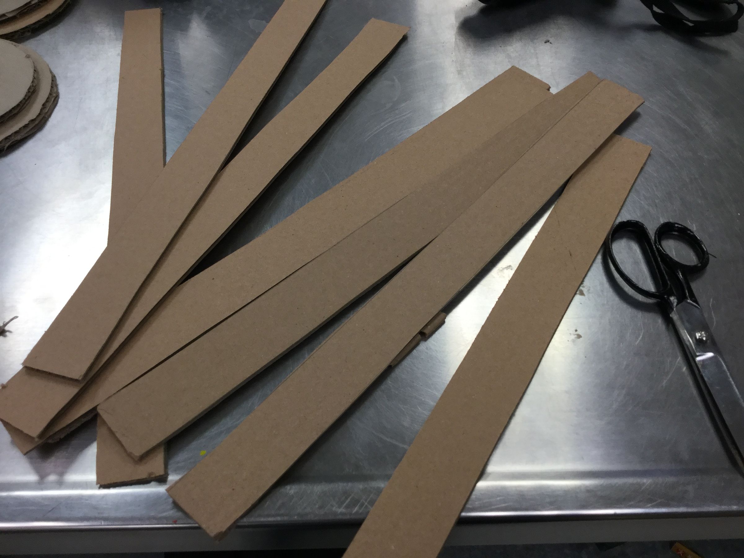 Cardboard AT-AT Walker Table : 9 Steps (with Pictures) - Instructables