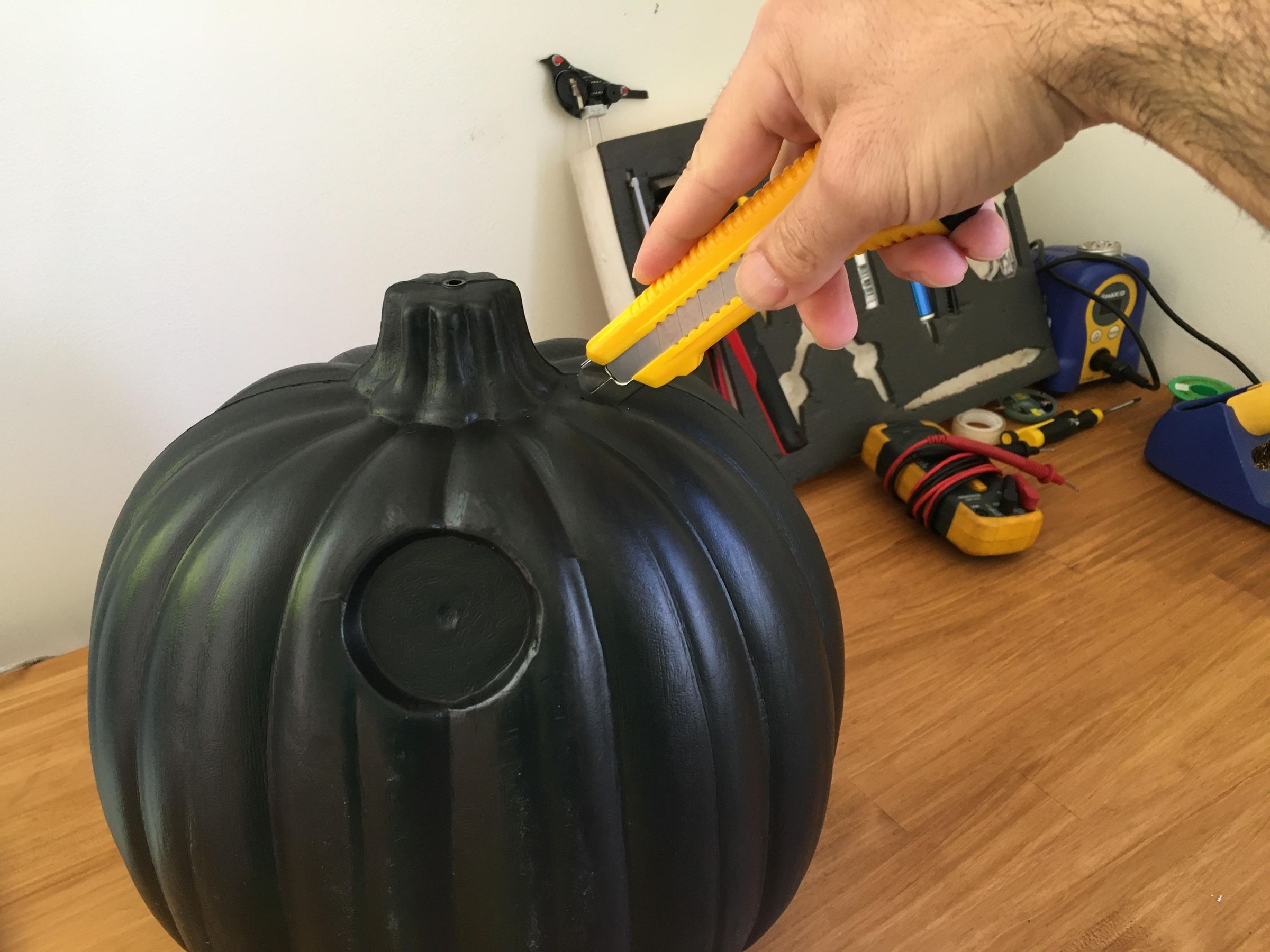 Interactive Jack-o-lantern (sees You, Taunts and Changes Colour): Use ...