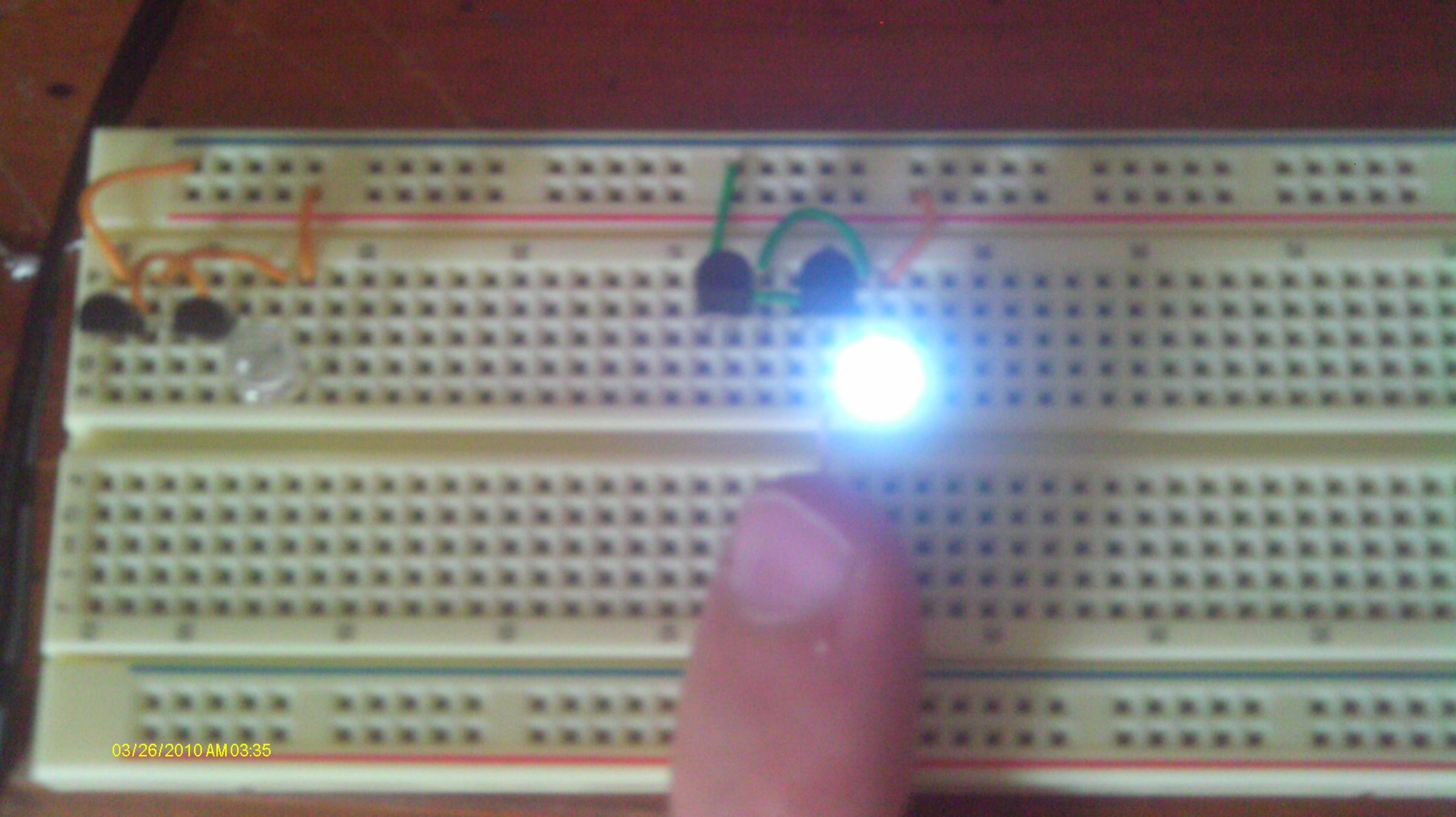 Breadboarding: the Darlington Pair : 8 Steps (with Pictures ...