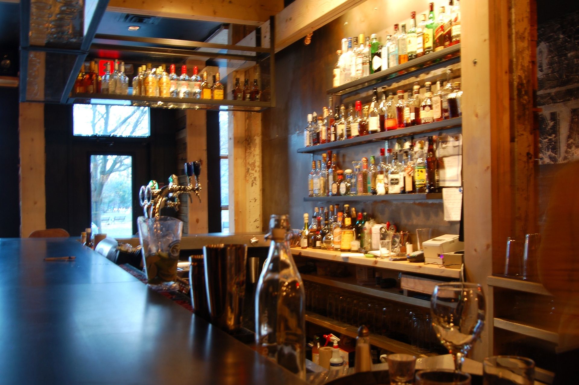 How to Use Free Pallets to Build a BBQ Restaurant : 10 Steps (with ...