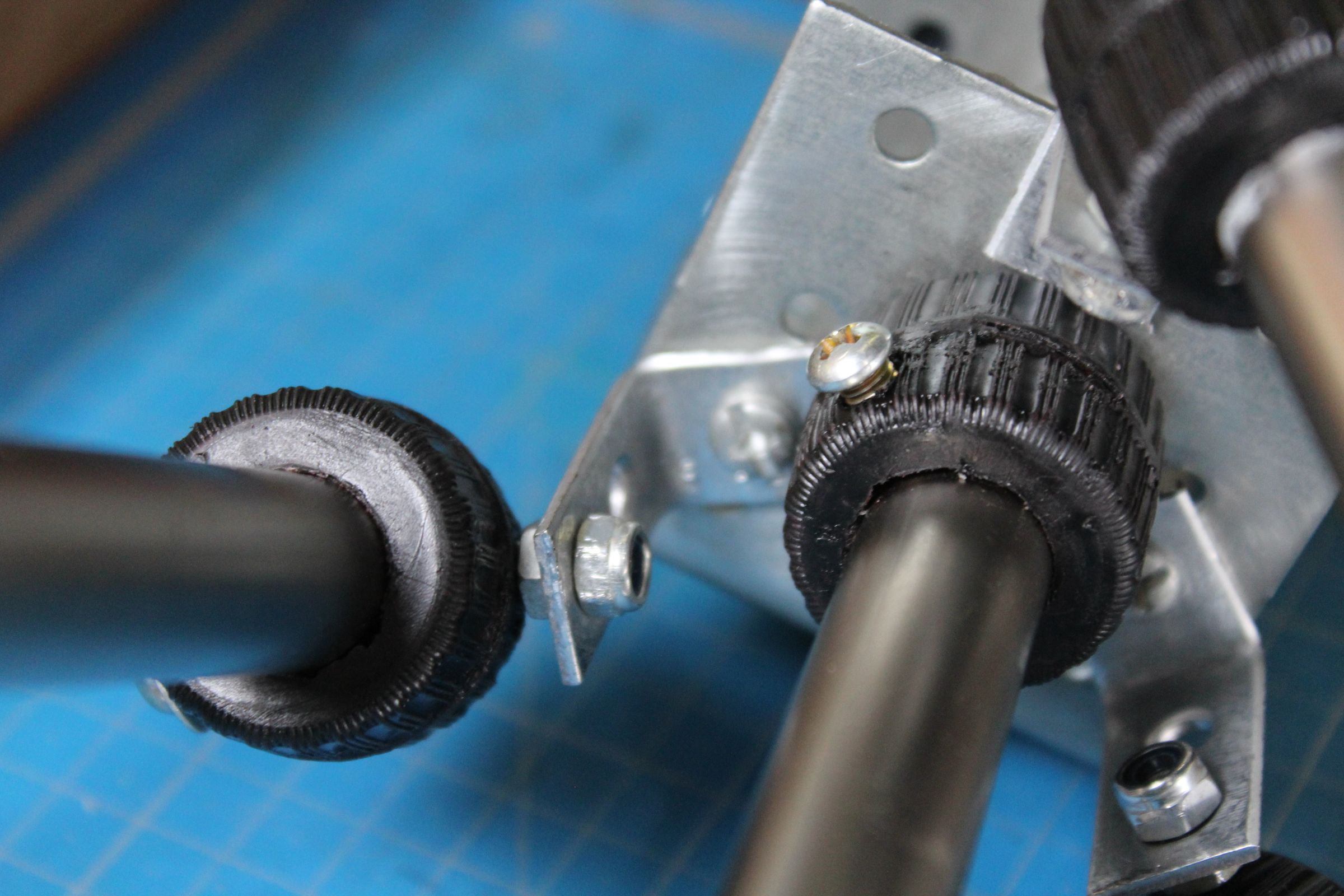 Homemade Tripod : 9 Steps (with Pictures) - Instructables