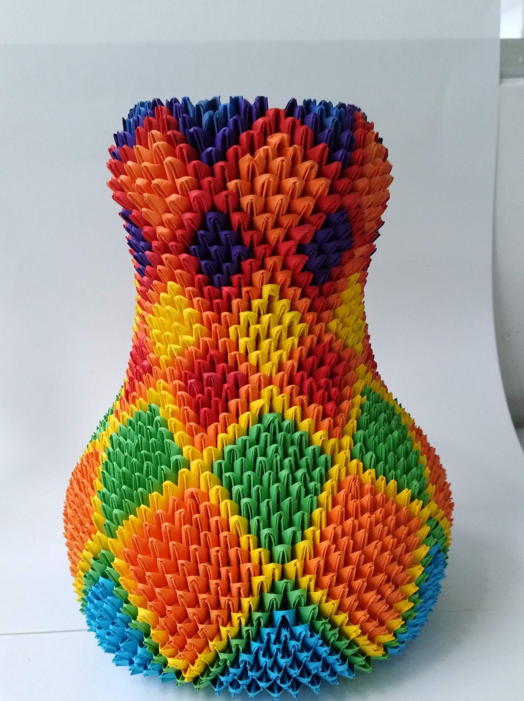 WATERPROOF Rainbow Origami Vase : 7 Steps (with Pictures) - Instructables
