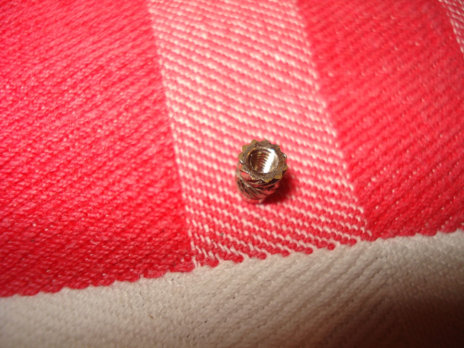 Repair Broken Hinges of a Laptop Screen. : 3 Steps - Instructables