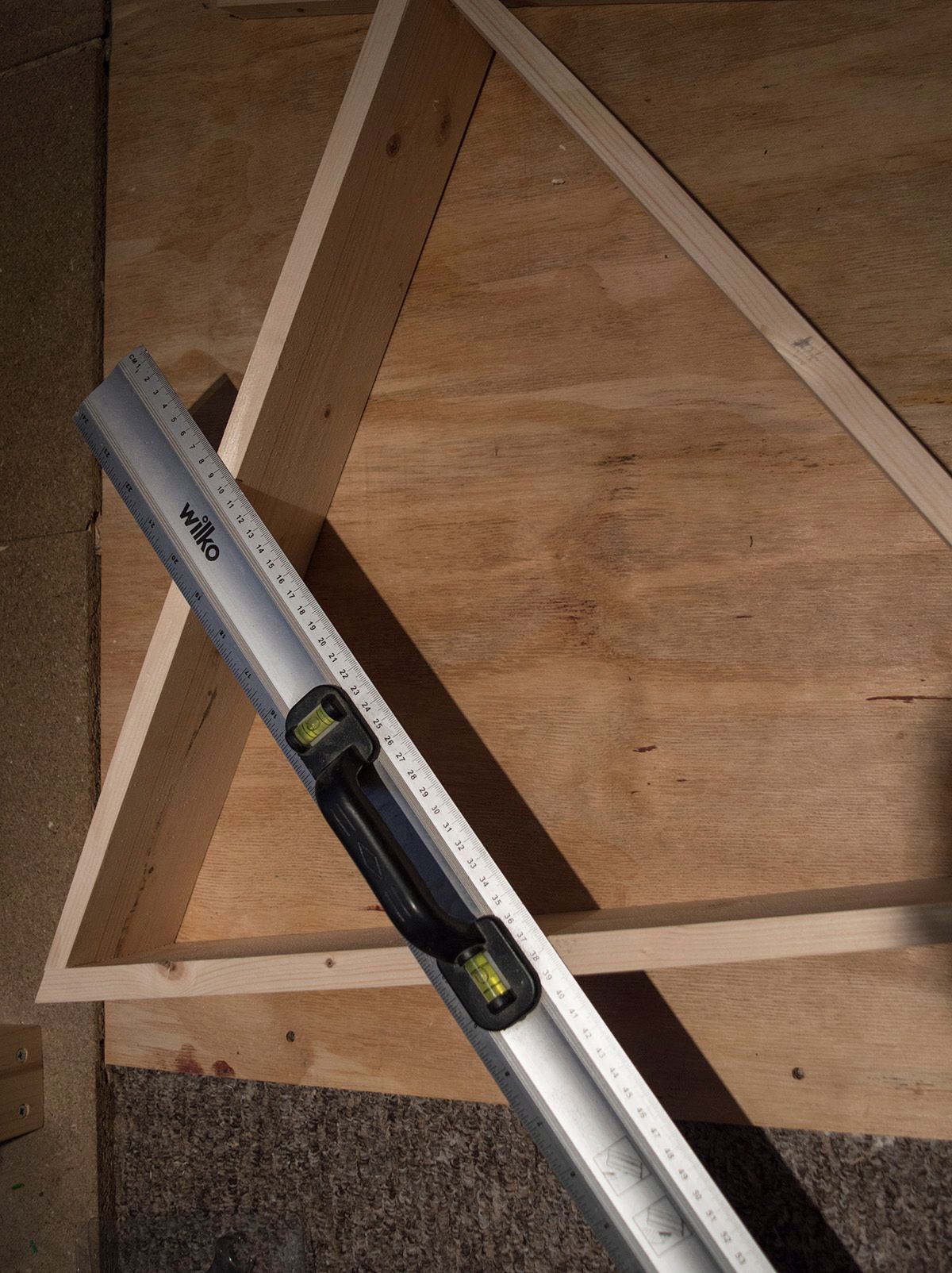 Easy Triangle Shelf : 4 Steps (with Pictures) - Instructables