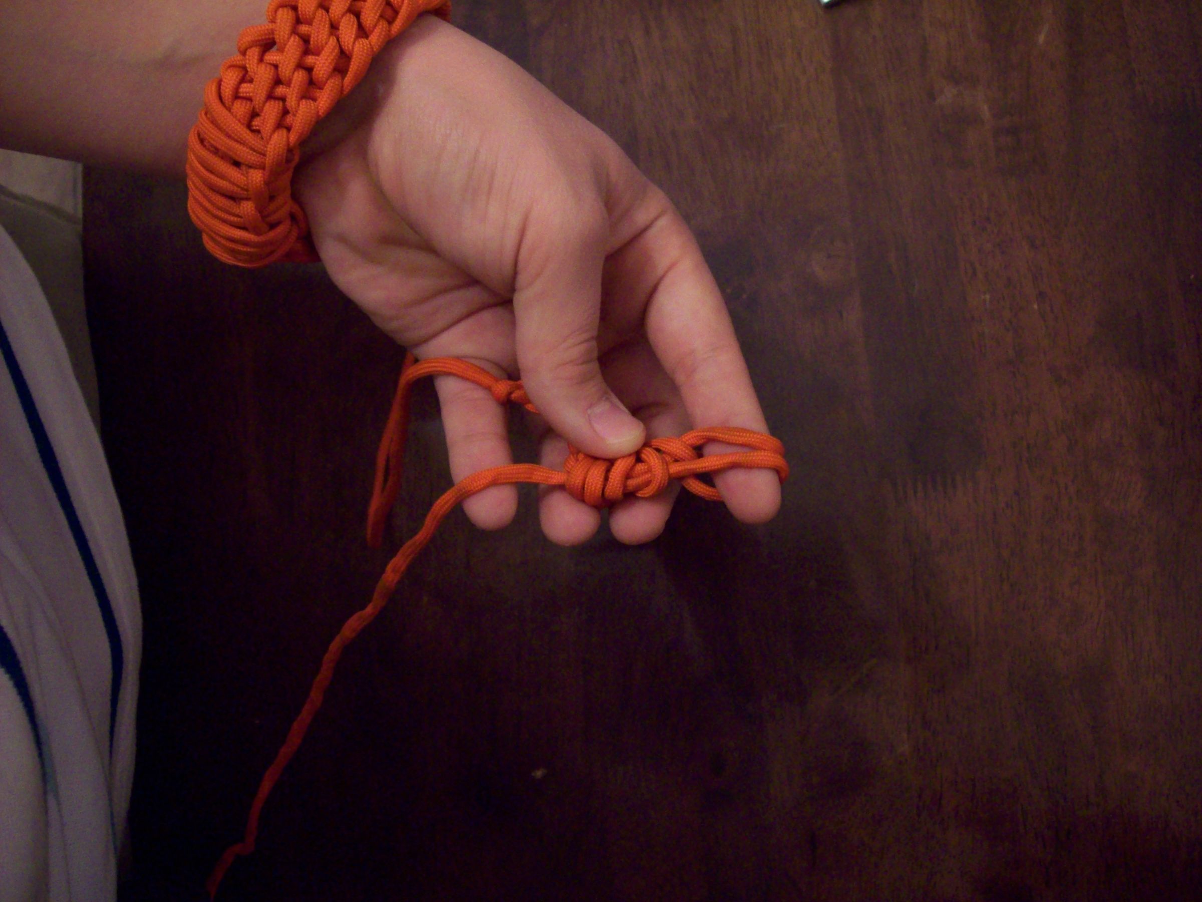 Paracord Rock Sling : 5 Steps - Instructables