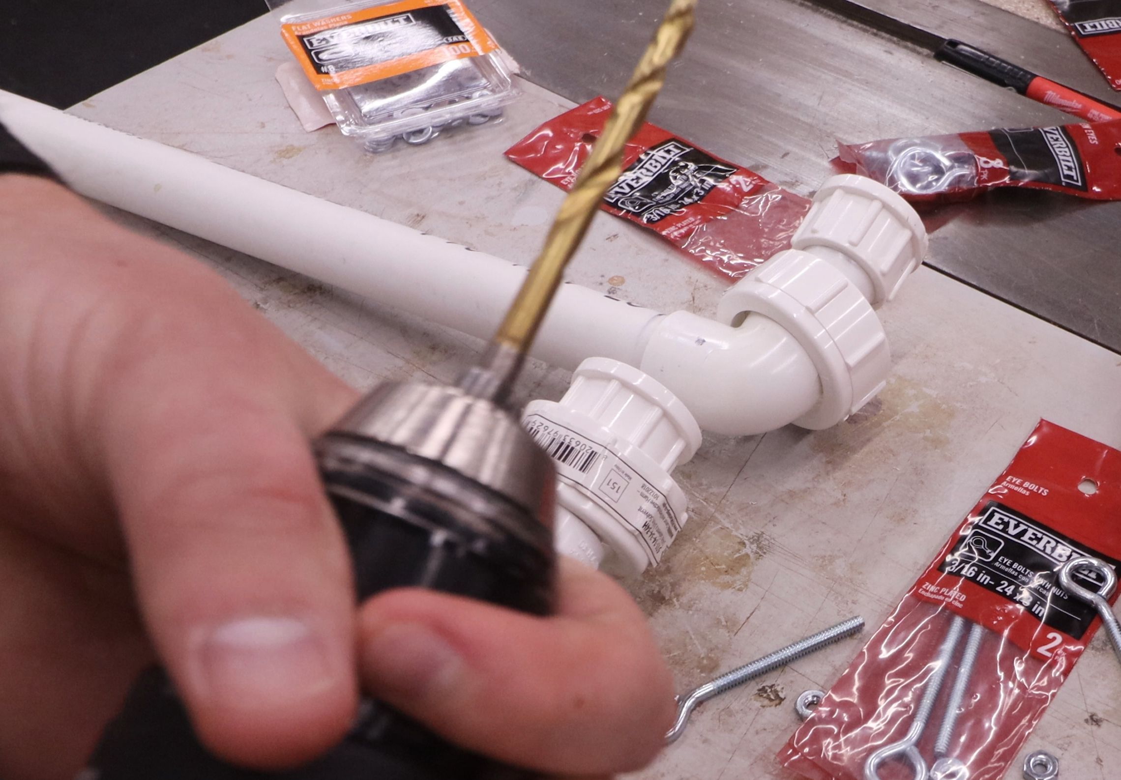 DIY Inexpensive Collapsible Projector Screen Frame : 8 Steps (with ...