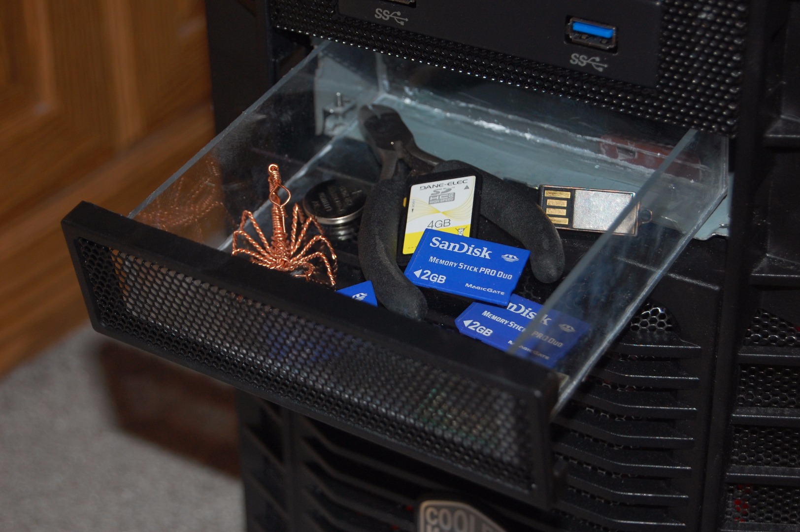 Hidden Computer Drawer : 12 Steps (with Pictures) - Instructables