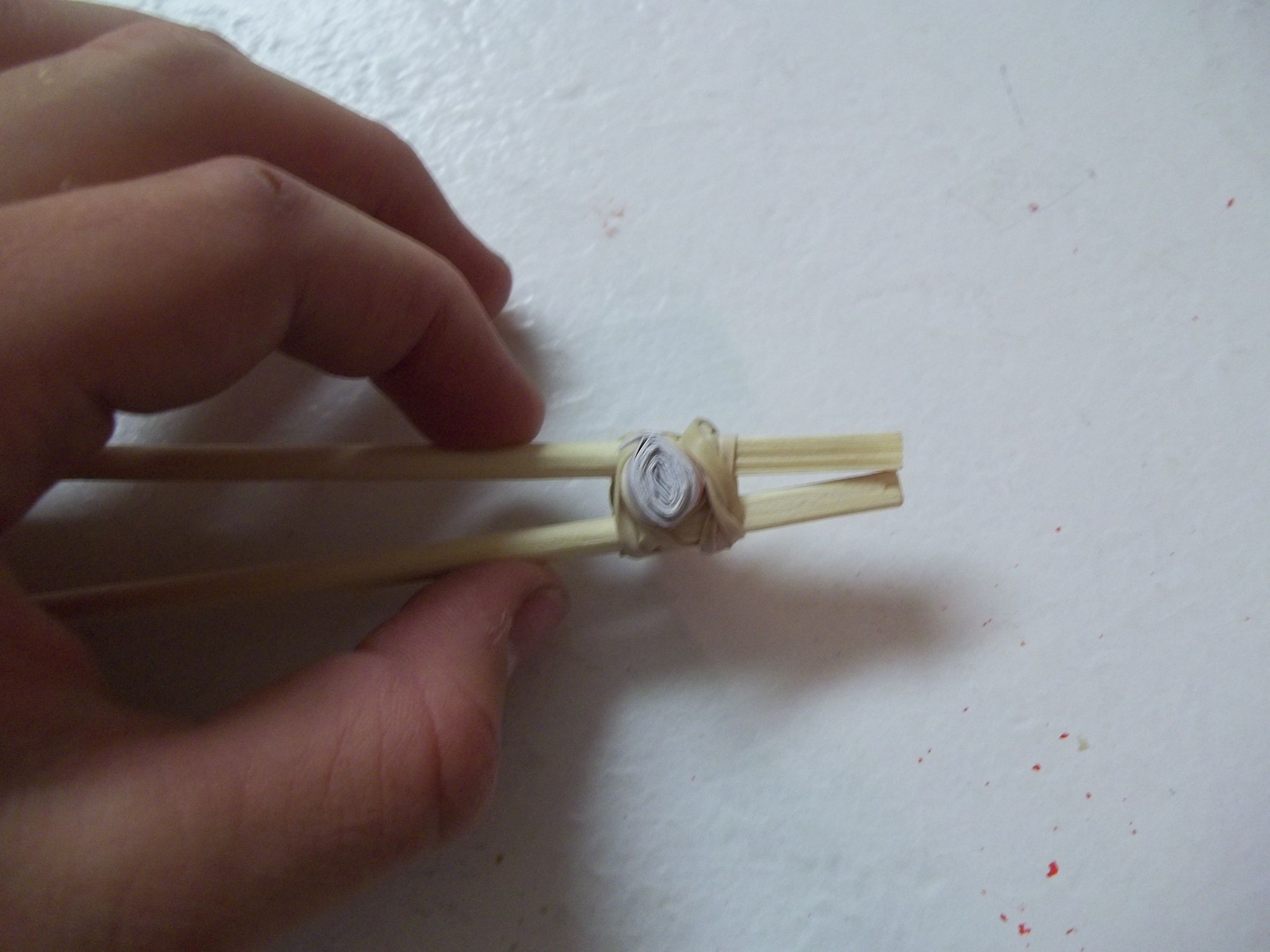Chopstick Trainer With Only a Rubber Band! (and Chopsticks) : 5 Steps ...