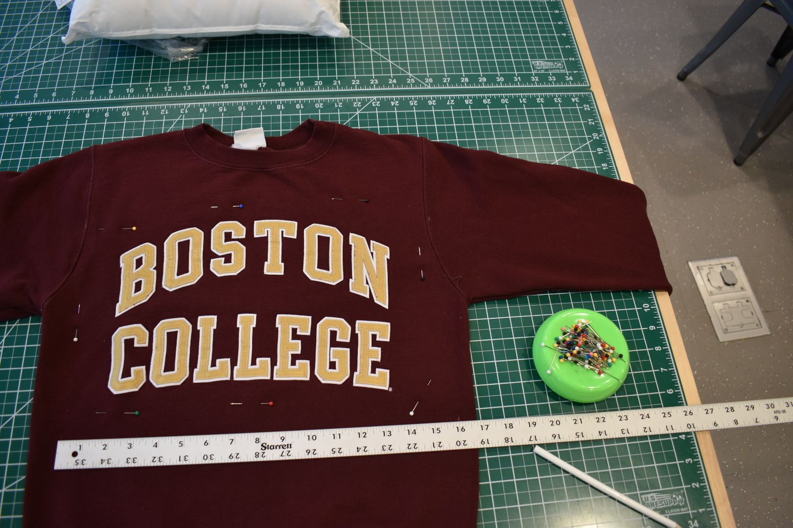 Up-cycled Sweatshirt Pillow : 6 Steps (with Pictures) - Instructables