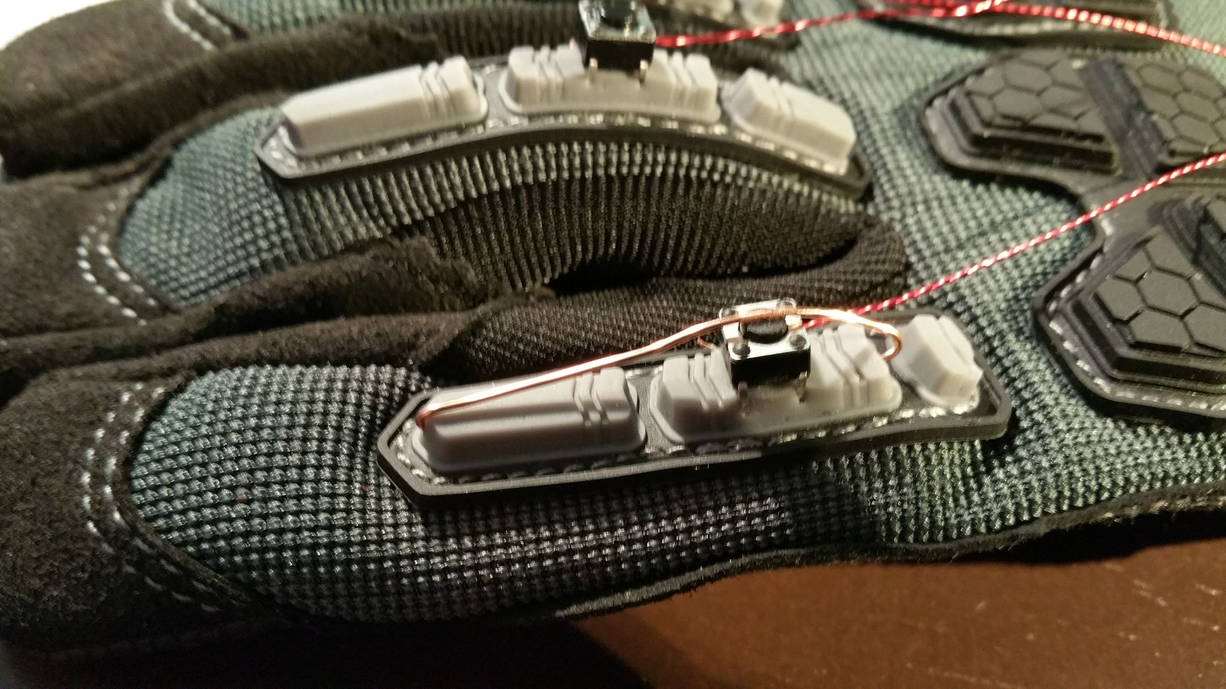 DIY Data Glove V2 : 8 Steps - Instructables