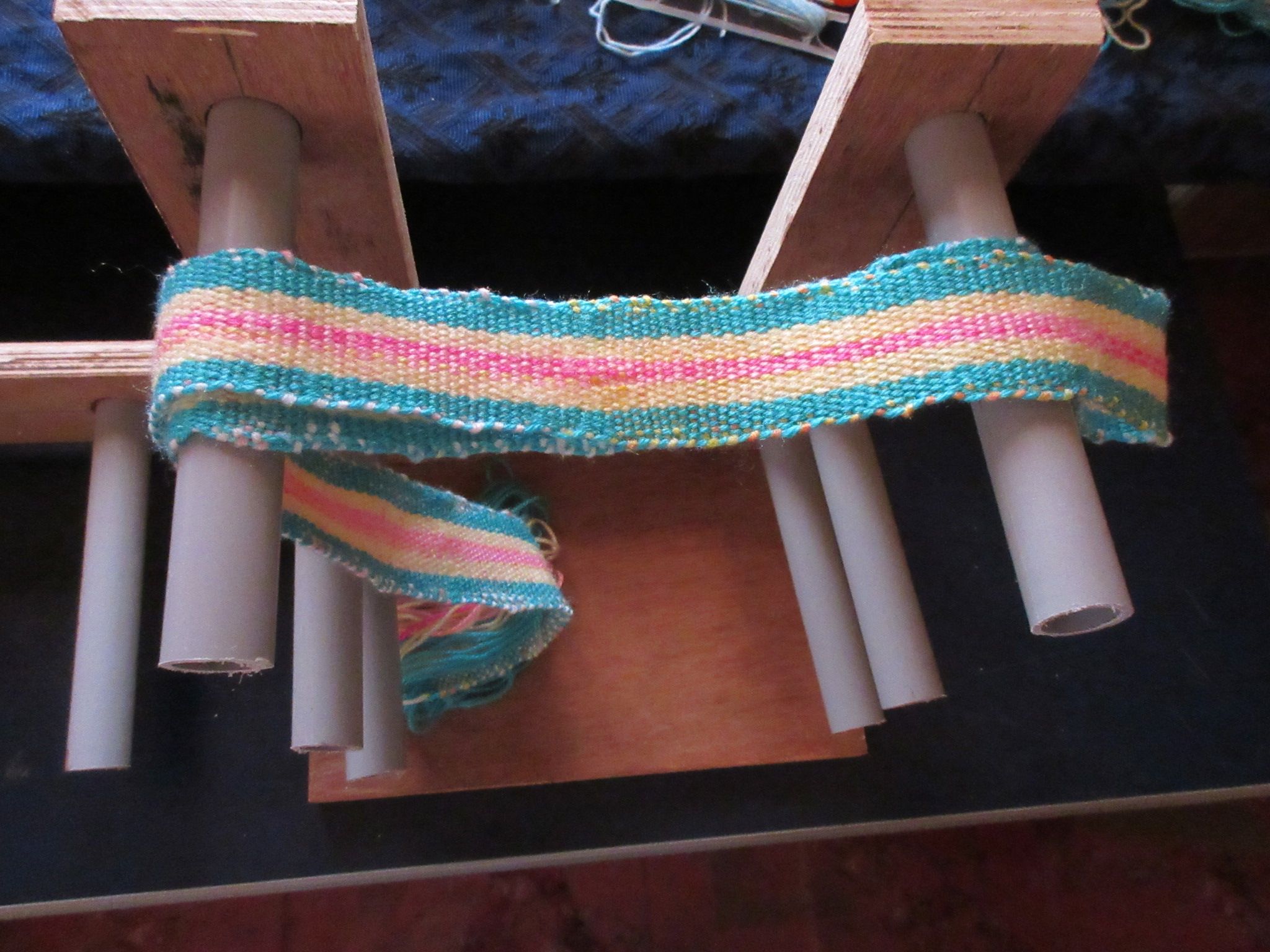 How to Make an Inkle Loom and Weaving a Simple Band : 20 Steps (with ...