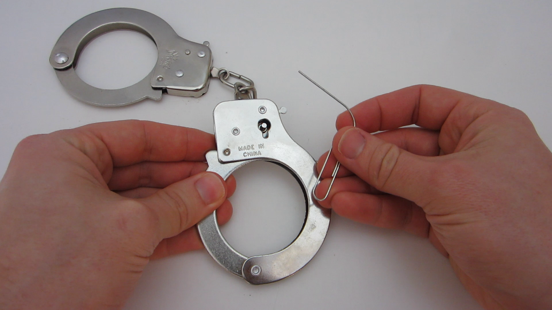 How to Pick Simple Locks/Latches With a Paper Clip : 6 Steps (with ...