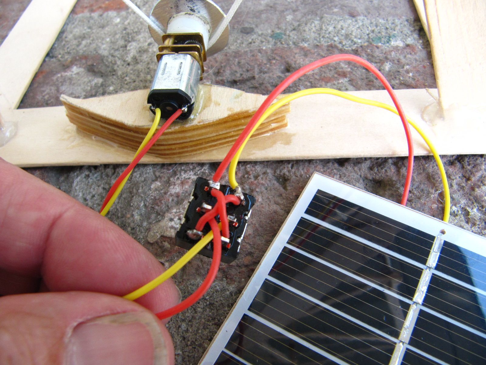 Solar Powered Ferris Wheel Toy : 3 Steps (with Pictures) - Instructables