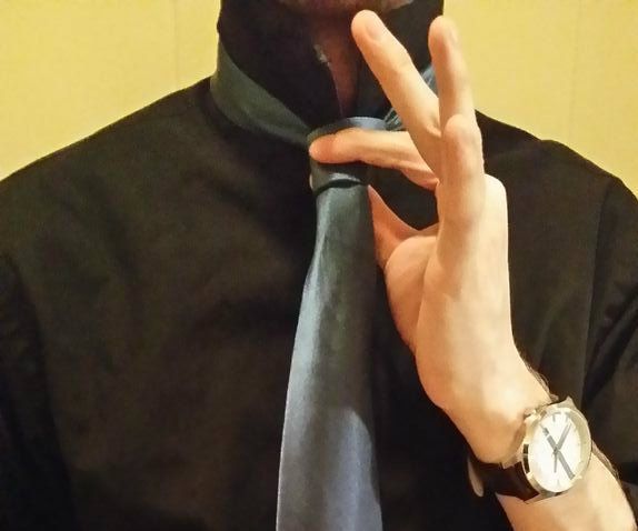 Tying a Tie : 7 Steps - Instructables