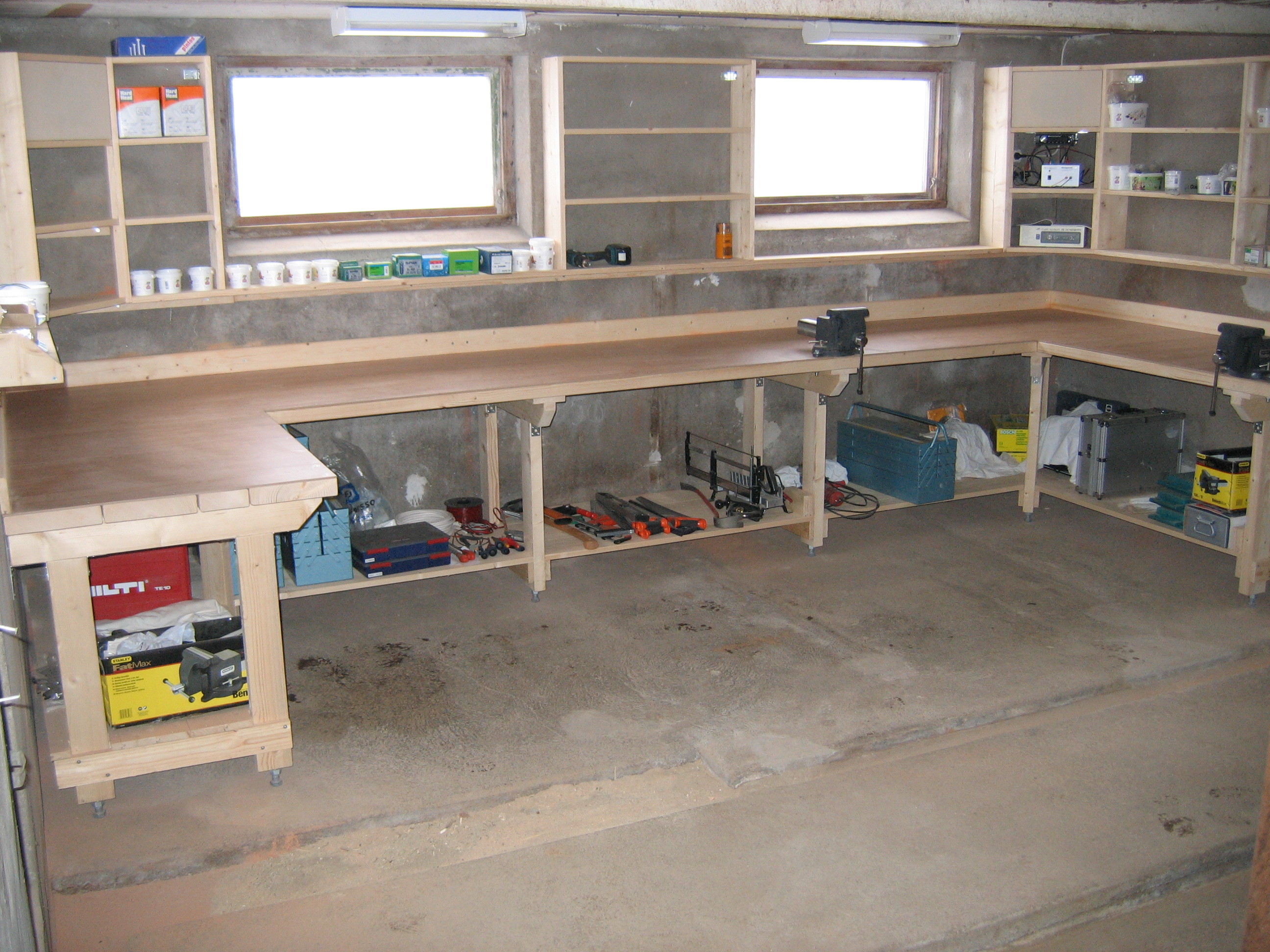 Extreme Heavy Duty Work Bench : 9 Steps (with Pictures) - Instructables