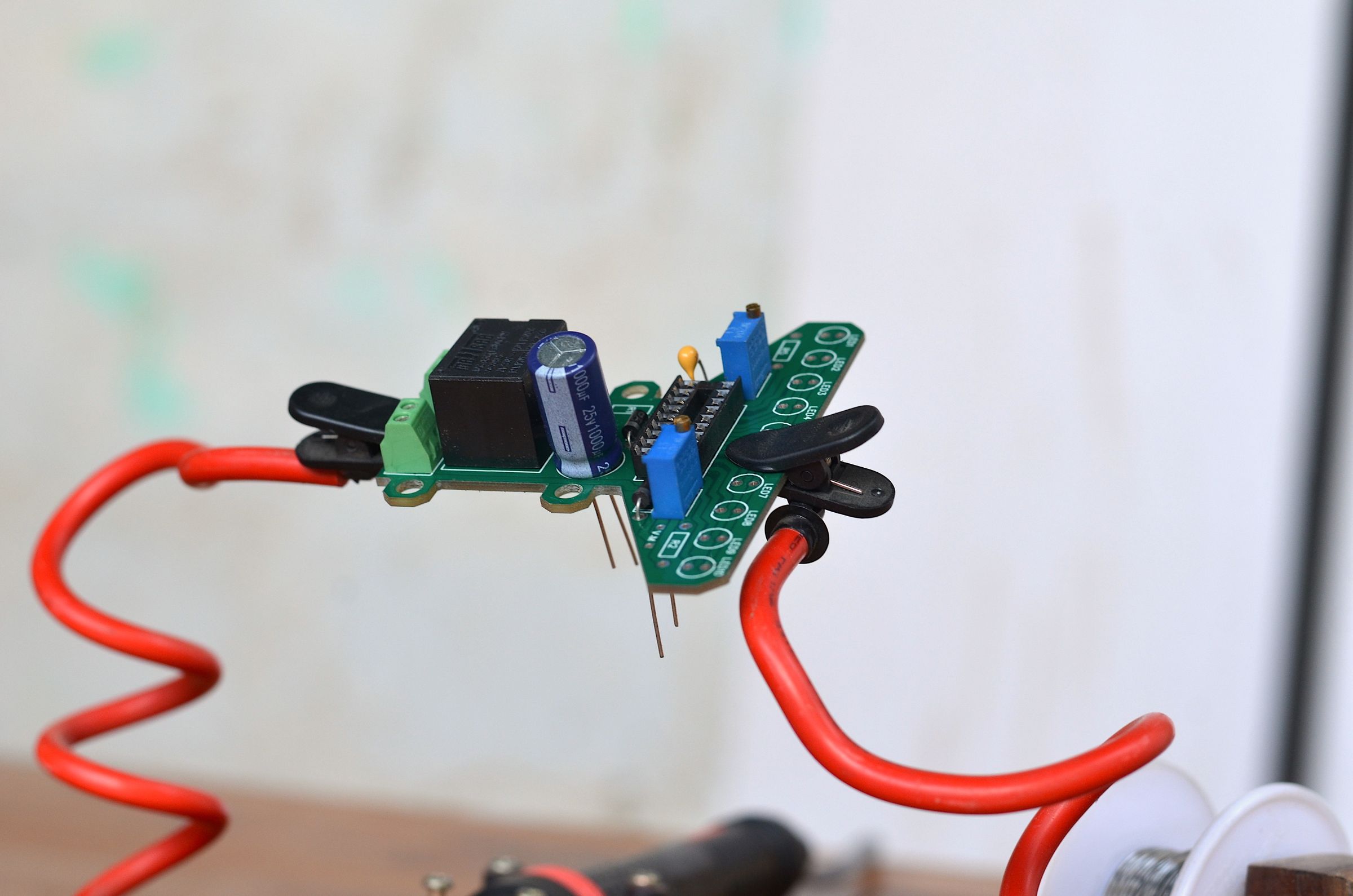 DIY Battery Level Indicator/Auto Cutoff for 12v Battery : 5 Steps (with ...