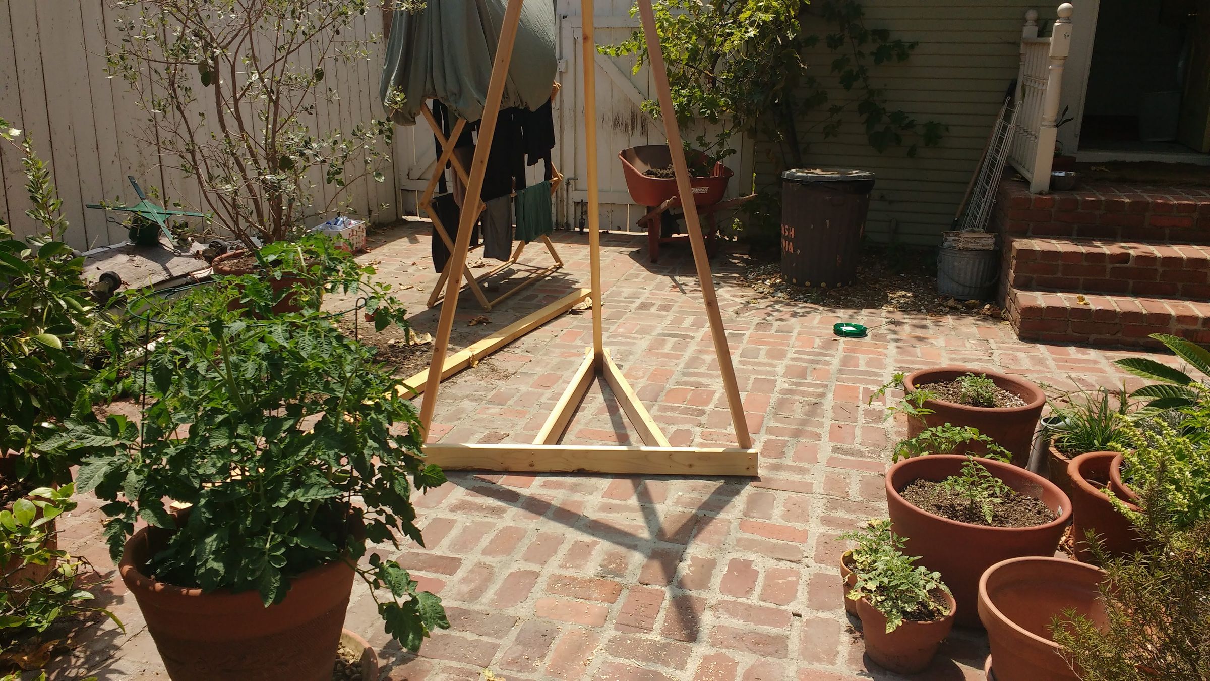 Easy Free-Standing Sun Shade : 6 Steps (with Pictures) - Instructables