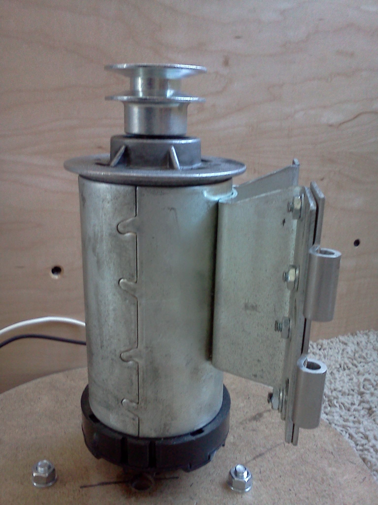 DIY Pottery Wheel (Using Treadmill Motor) : 14 Steps (with Pictures ...