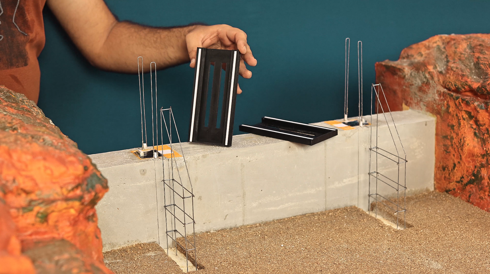 Mini Hydroelectric Concrete Dam : 20 Steps (with Pictures) - Instructables