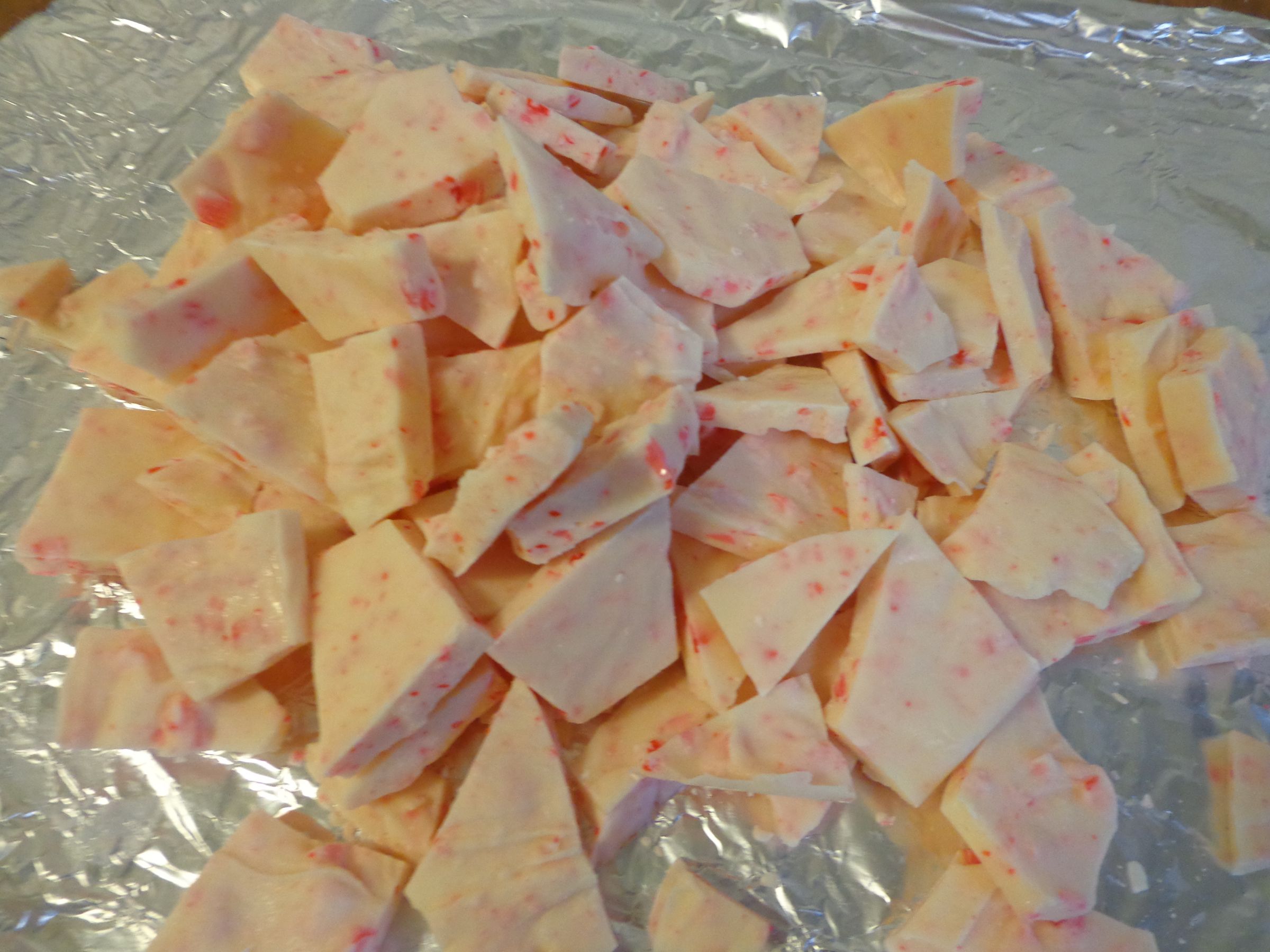 Peppermint Almond Bark : 4 Steps - Instructables