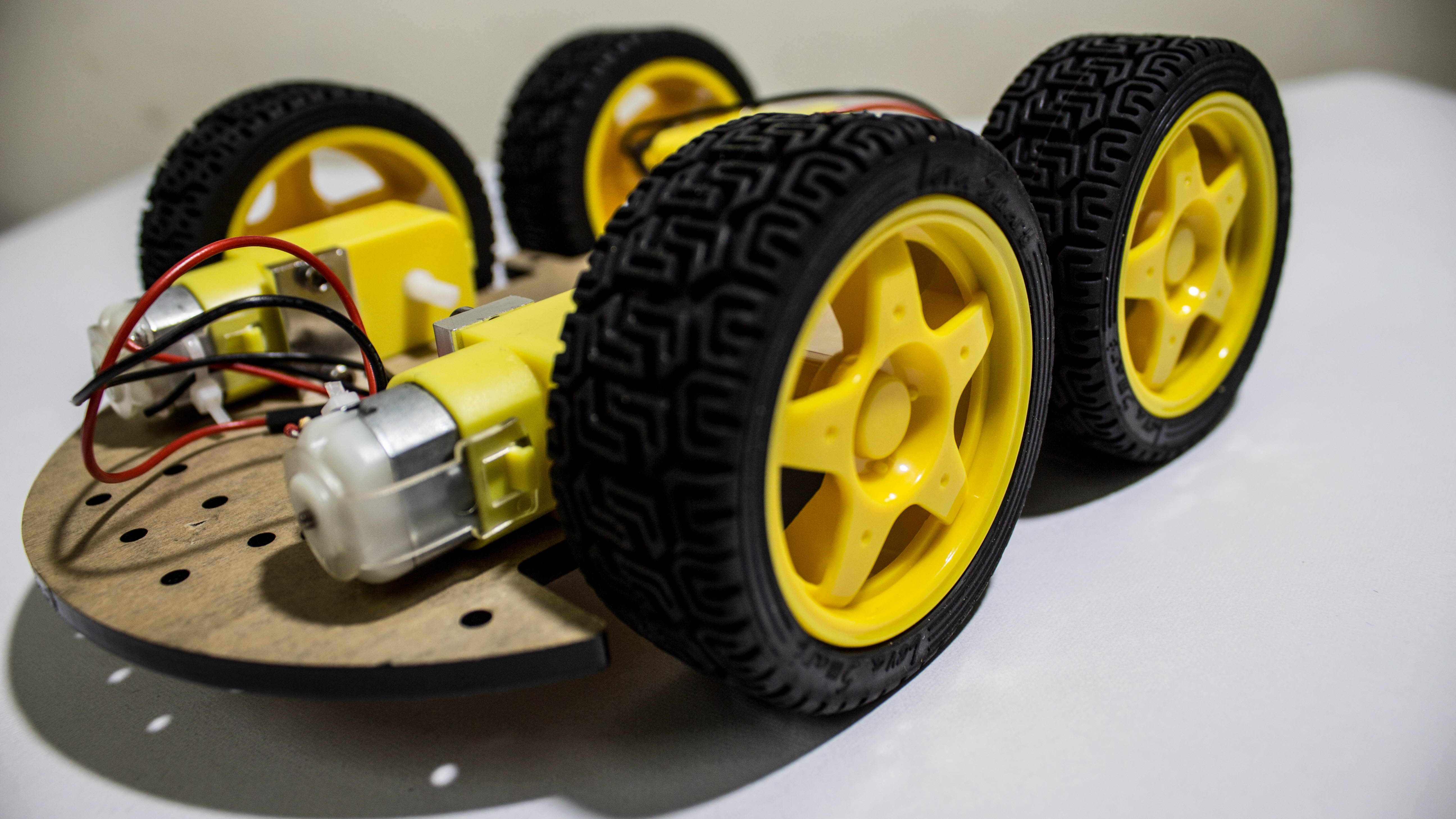 Smartphone Controlled Arduino Robot : 10 Steps (with Pictures ...