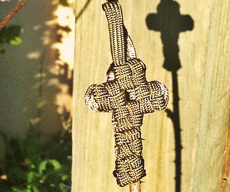 Cross-Knot Cross : 10 Steps - Instructables