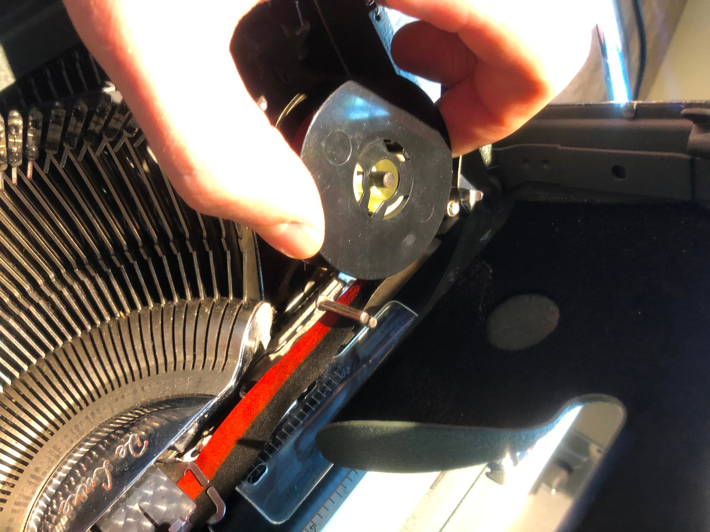 How to Change a Typewriter Ribbon : 8 Steps (with Pictures) - Instructables