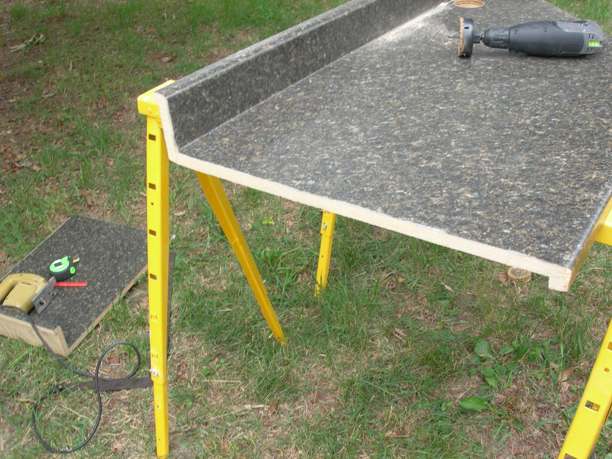 Make a Desk From a Kitchen Countertop! : 16 Steps - Instructables