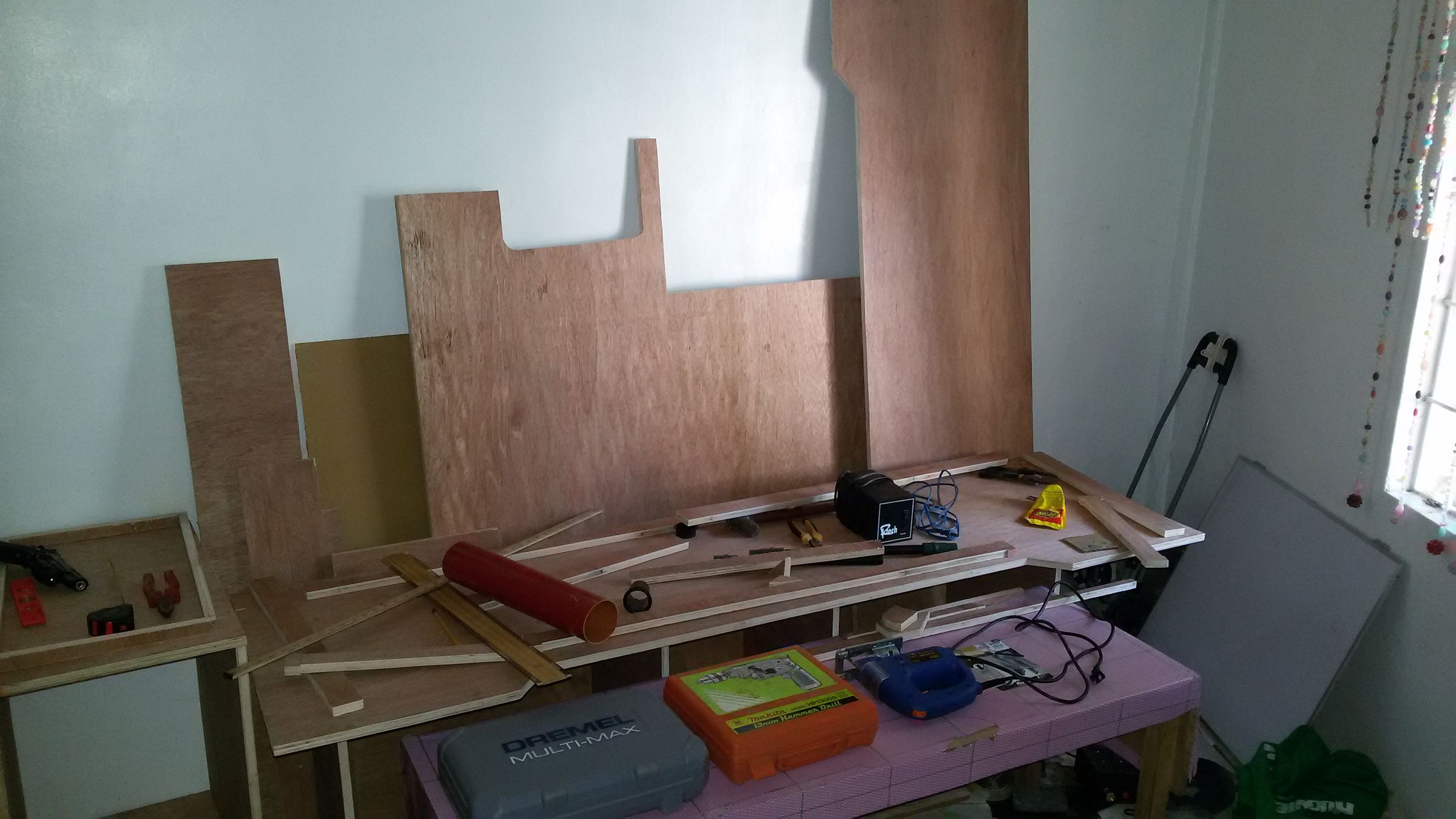 Extreme Office/Gaming Desk! : 8 Steps (with Pictures) - Instructables