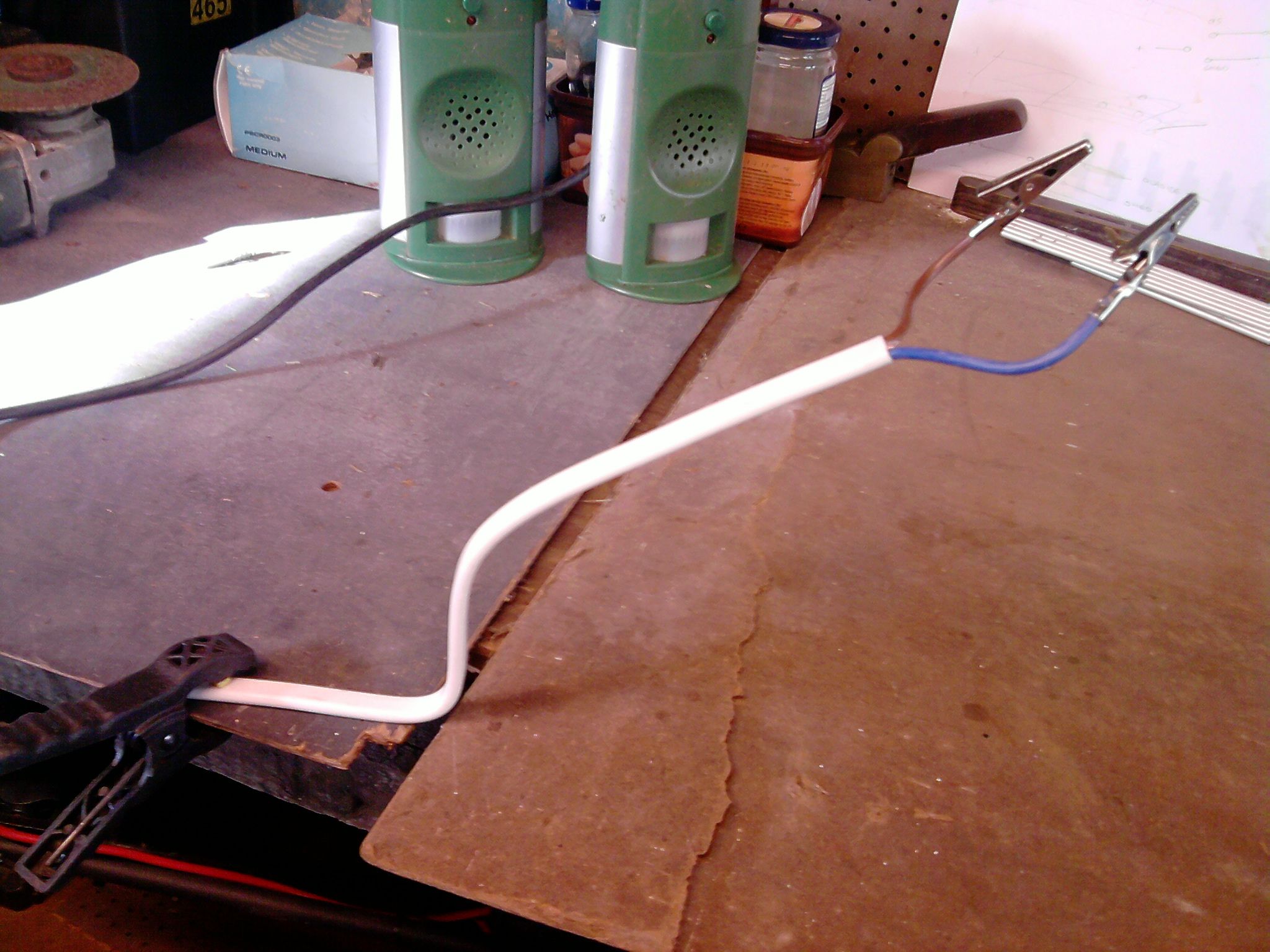 D.I.Y Helping Hands (Cheapest and Quickest) : 4 Steps - Instructables