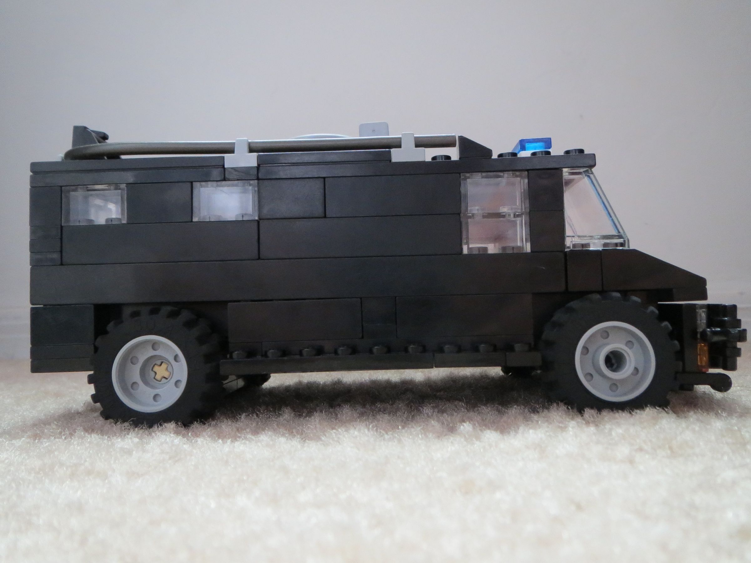 Lego SWAT Lenco BearCat - Instructables