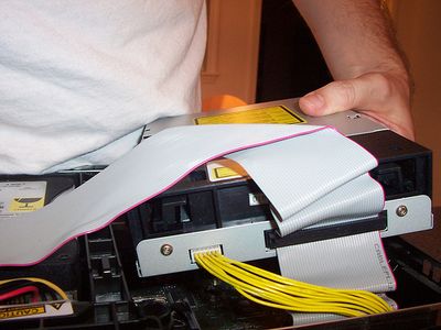 Replacing an XBOX DVD Drive : 5 Steps - Instructables