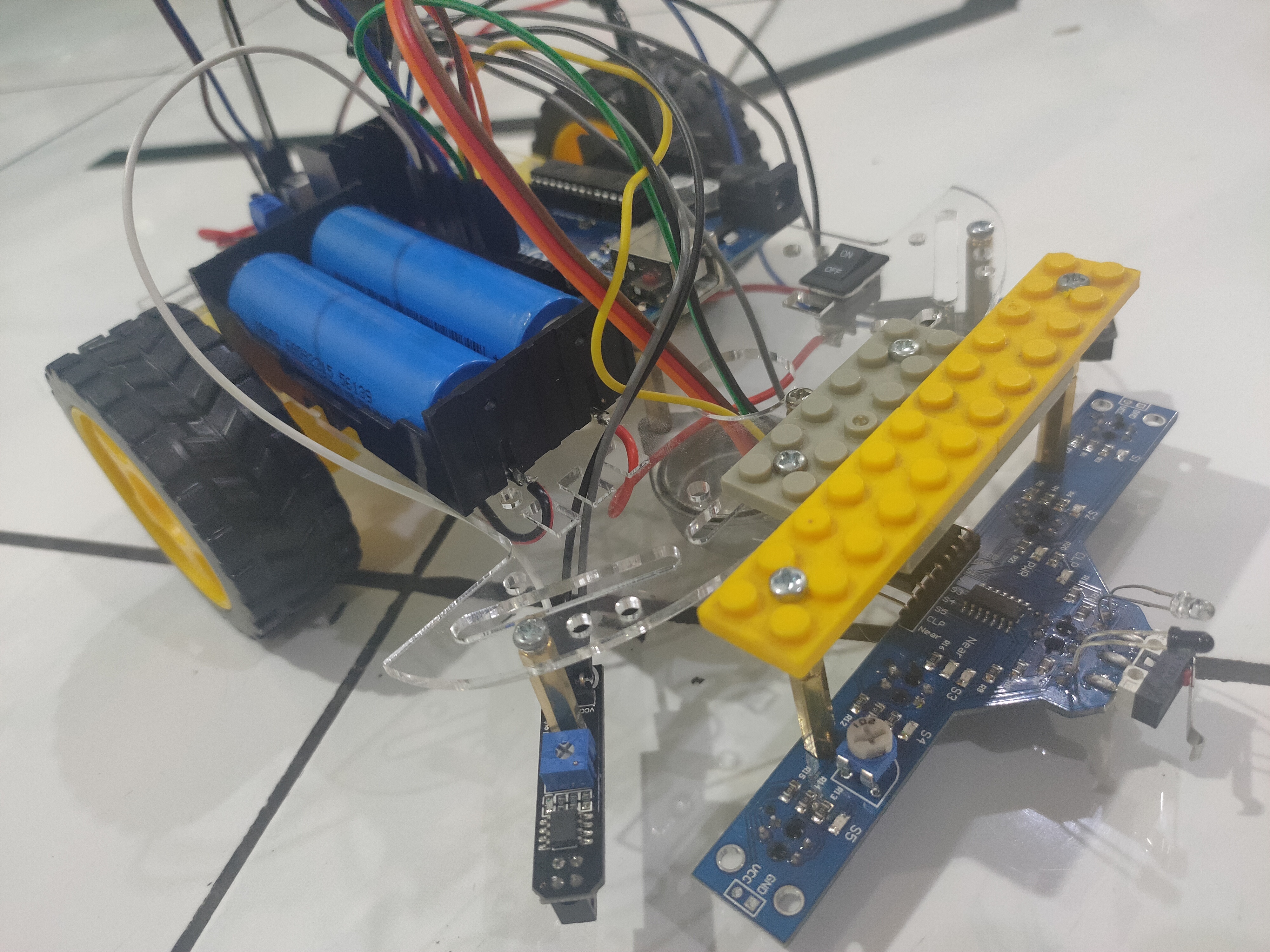 Arduino Based Line Tracker Robot : 4 Steps (with Pictures) - Instructables