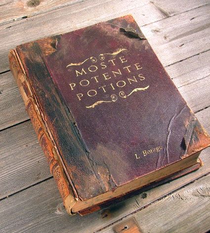 Harry Potter Style Hogwarts Library Spellbooks : 10 Steps (with ...