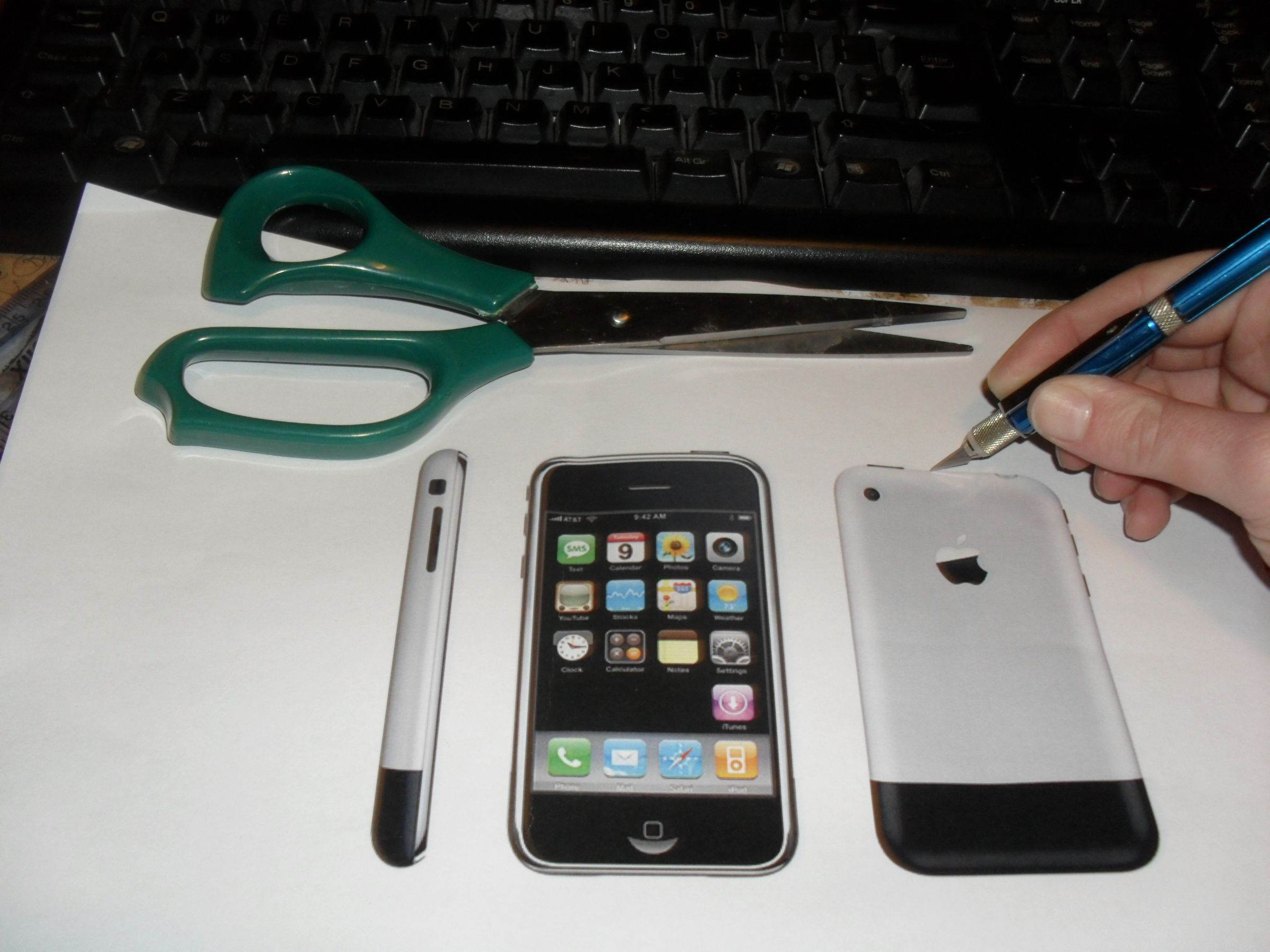 Cardboard Props: How to Make a Prop IPhone or IPad : 8 Steps ...