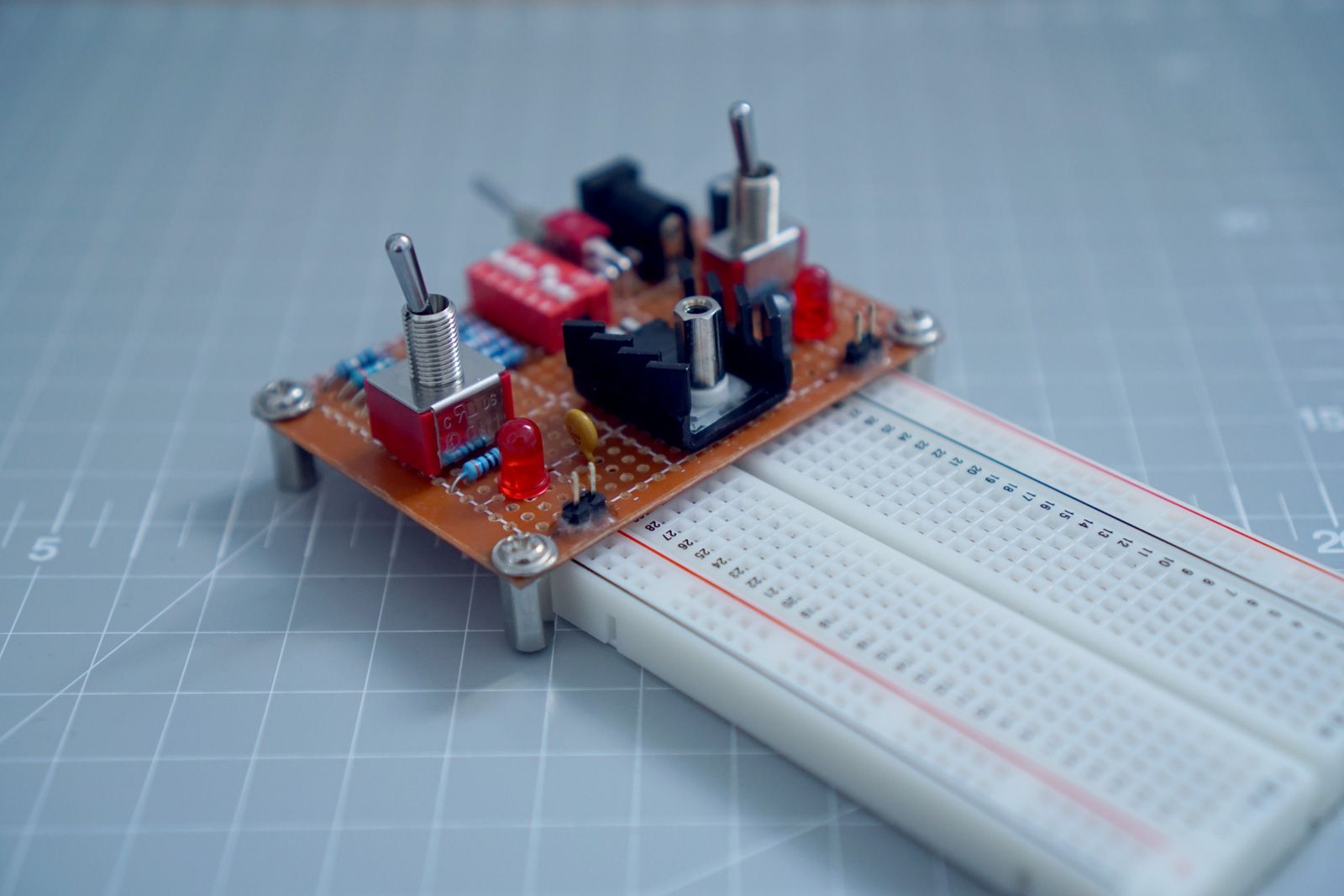 Ultimate DIY Breadboard Power Supply : 9 Steps (with Pictures ...