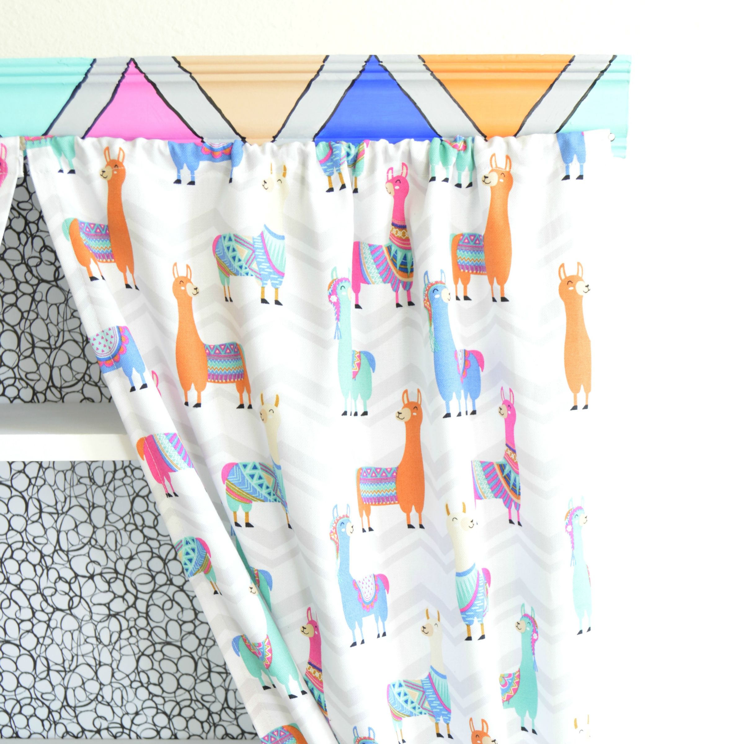 How to Add Curtains to Bookshelf- Bookshelf Makeover : 9 Steps (with ...